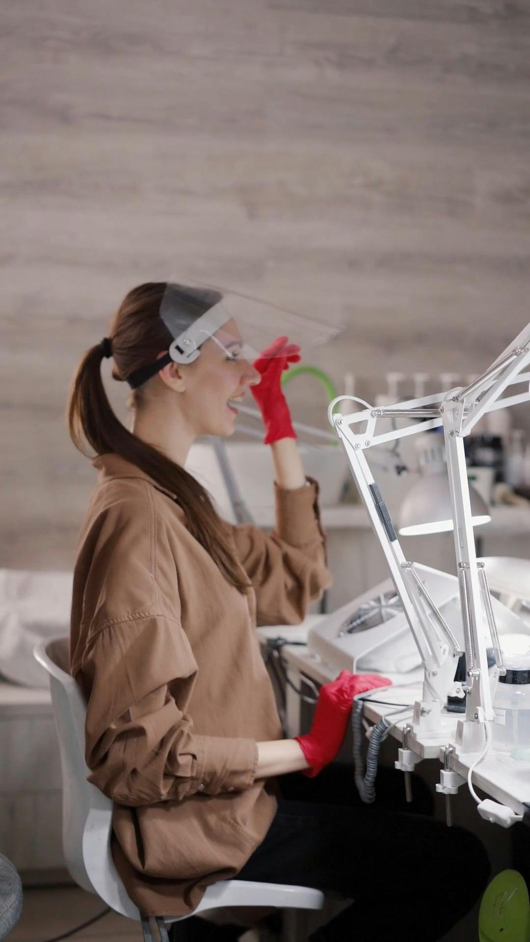 Video gratuito di bellissimo, chiodo, cura di sé