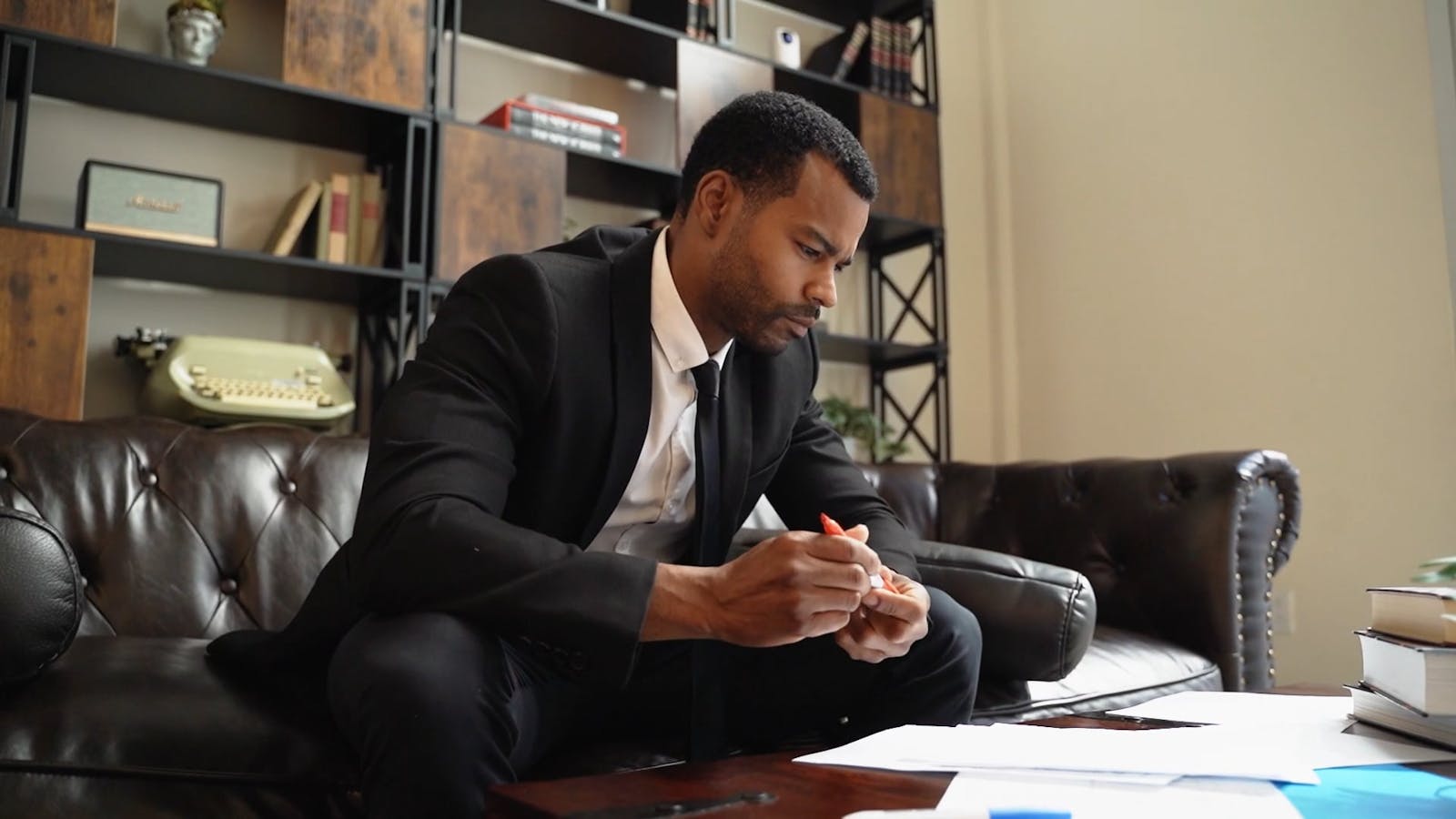 Insurance Agent Videos, Download The BEST Free 4k Stock Video Footage ...