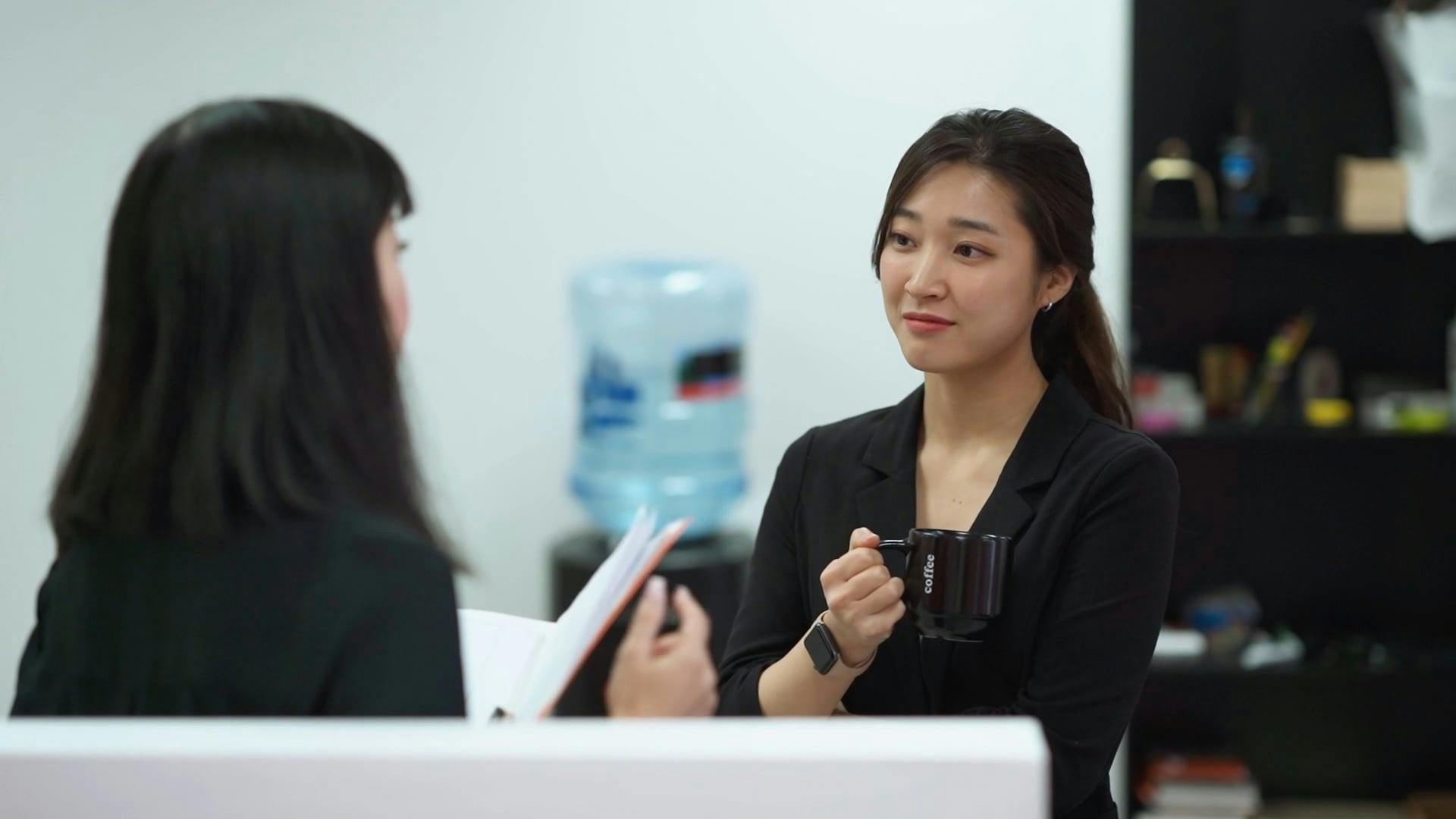 Women Talking in an Office Free Stock Video Footage, Royalty-Free 4K ...