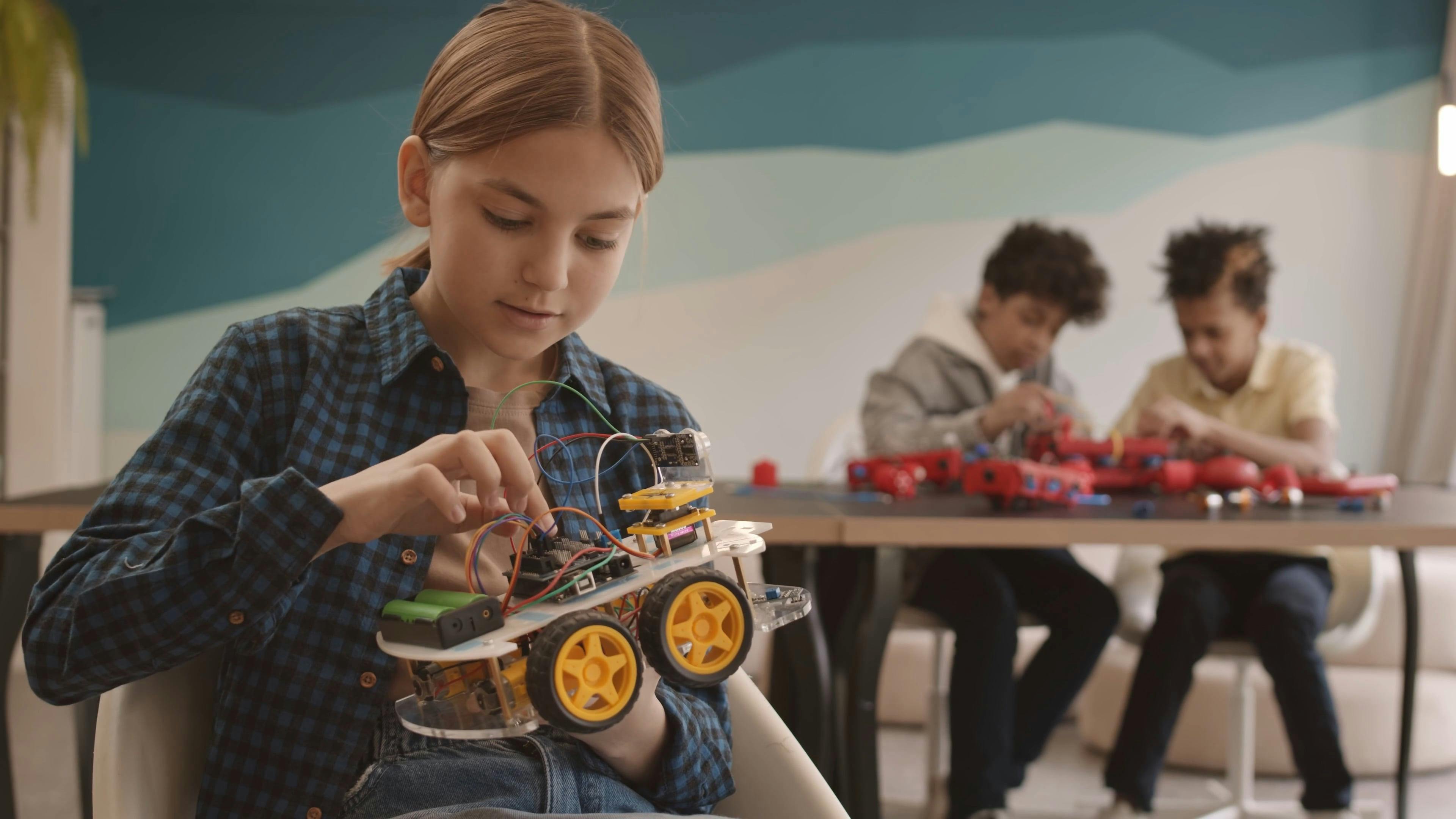 Robot Talk Videos, Download The BEST Free 4k Stock Video Footage ...