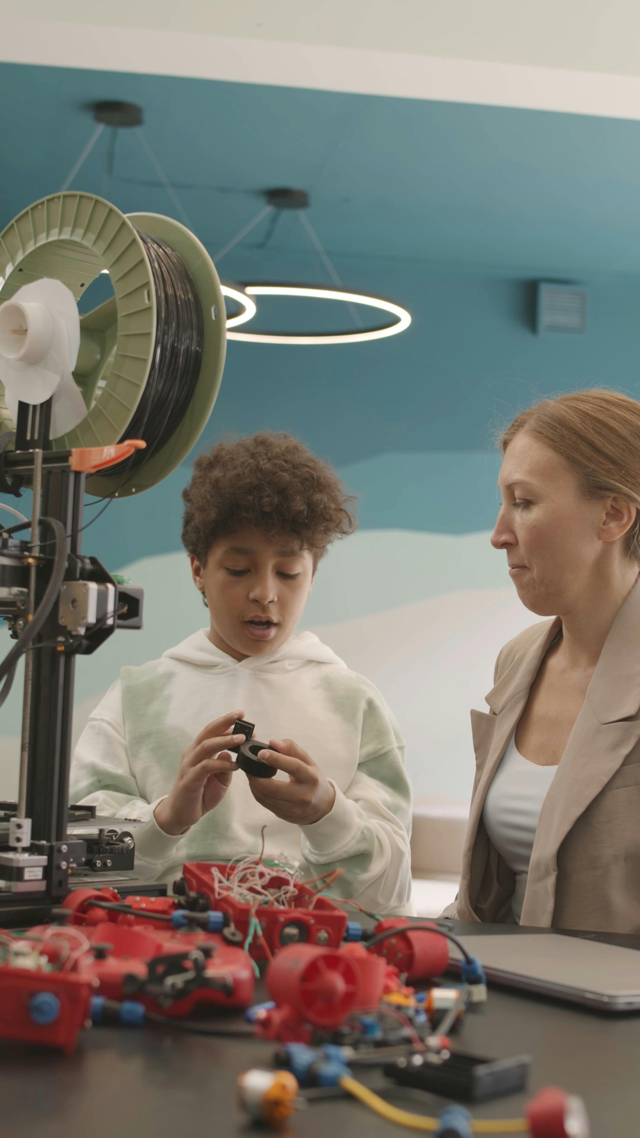 Building Robot Videos, Download The BEST Free 4k Stock Video Footage ...