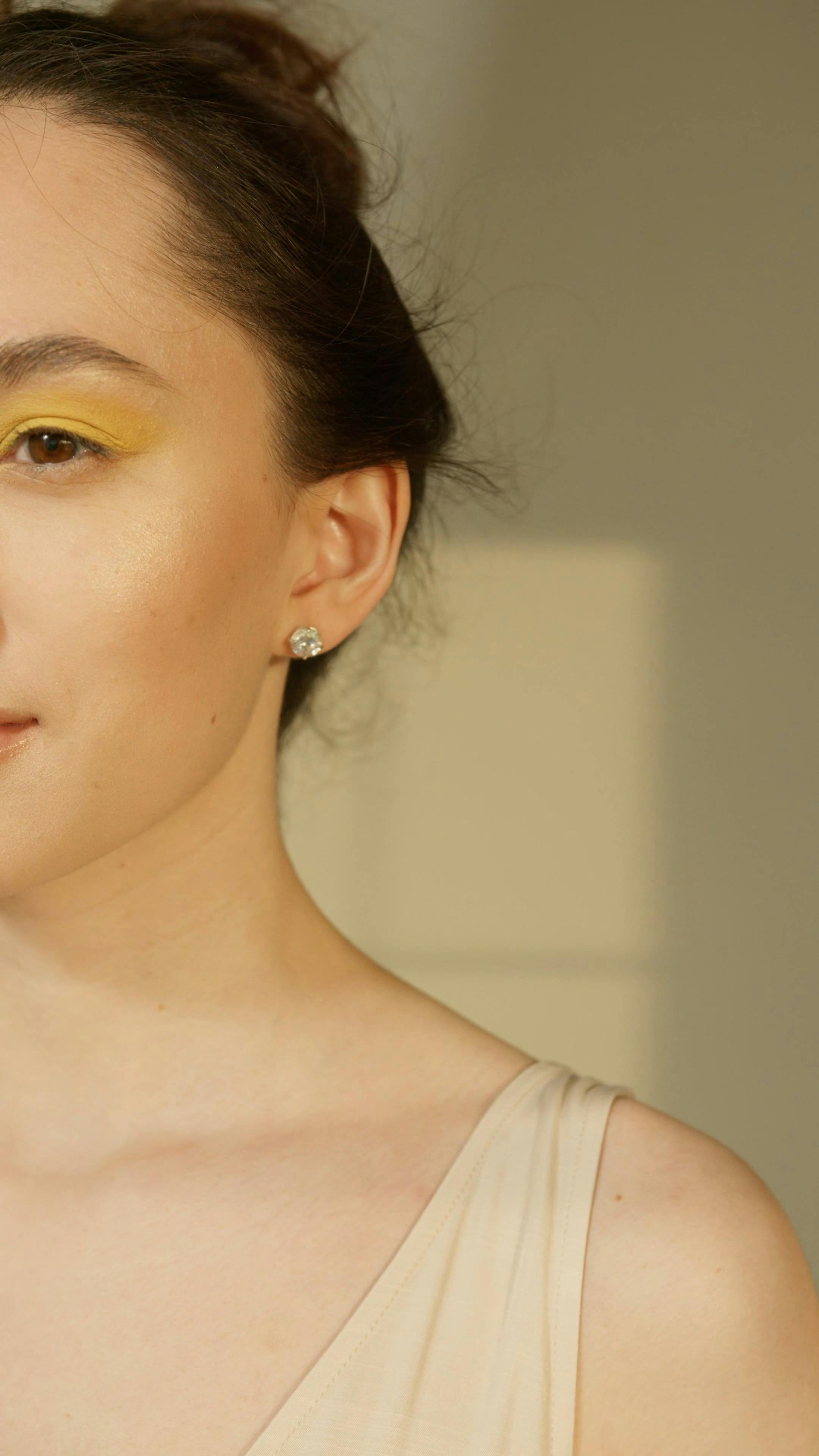 Side Profile of a Pretty Woman · Free Stock Video