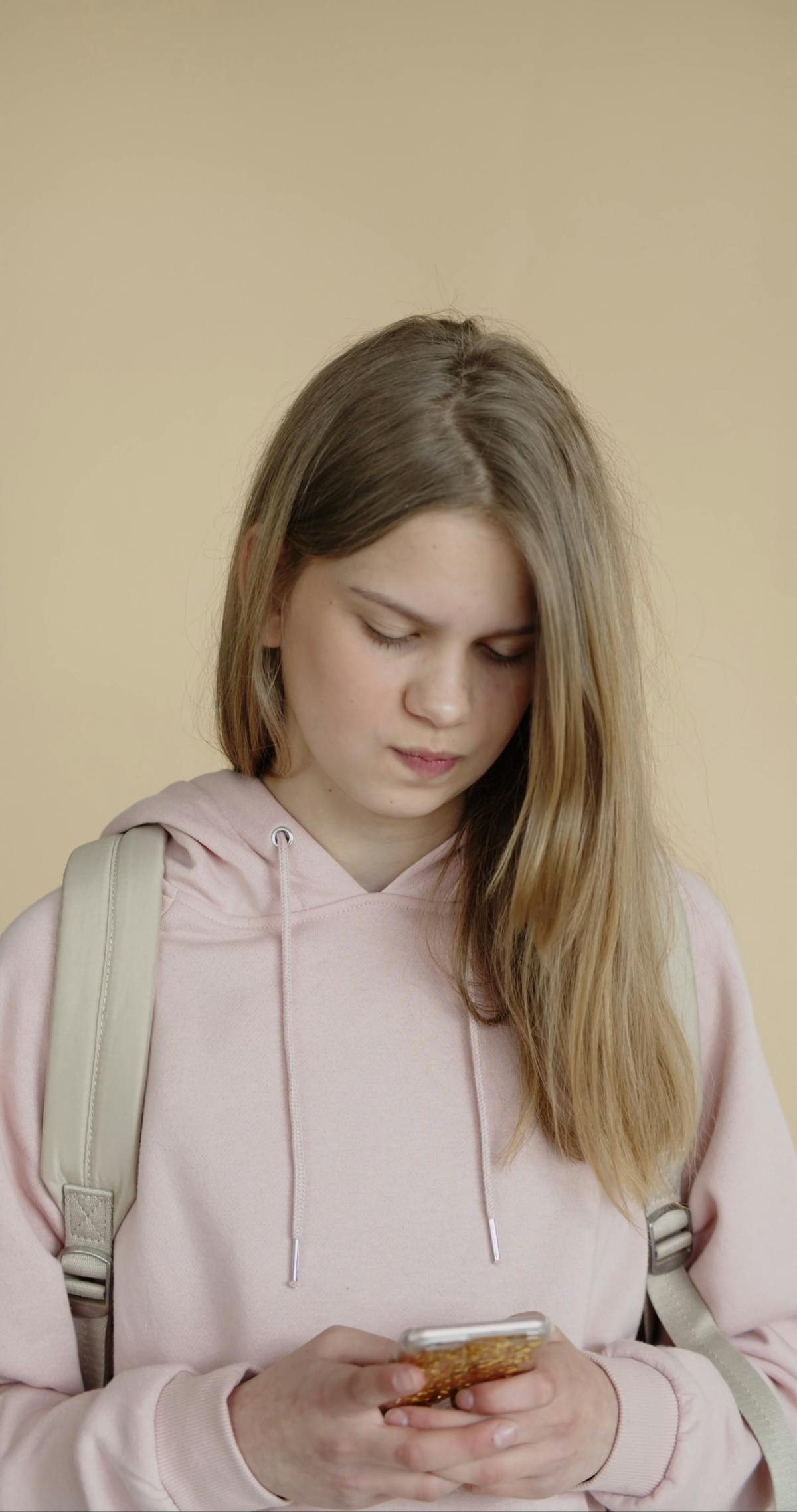 Girl Texting Videos, Download The BEST Free 4k Stock Video Footage ...