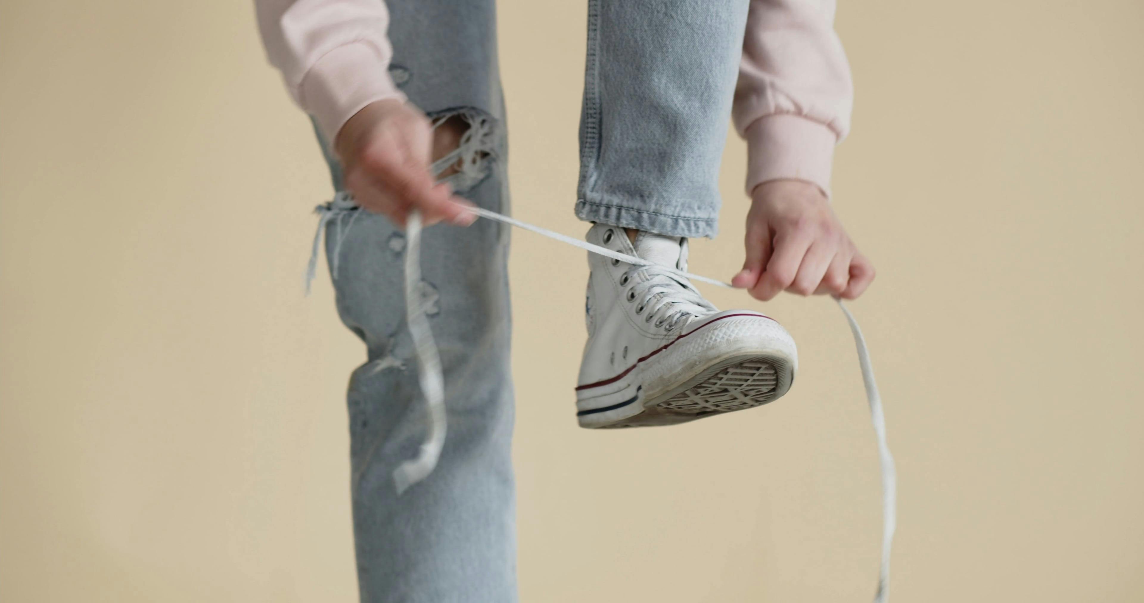 Los mejores 4000+ vídeos de Zapatos Rotos · Banco de Imágenes Gratis ...