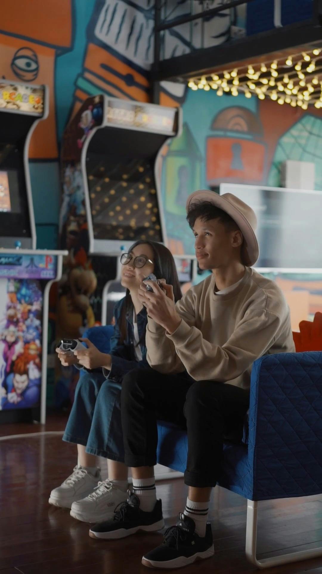 Základové video na téma arkáda, arkádový stroj, coin op hra zdarma