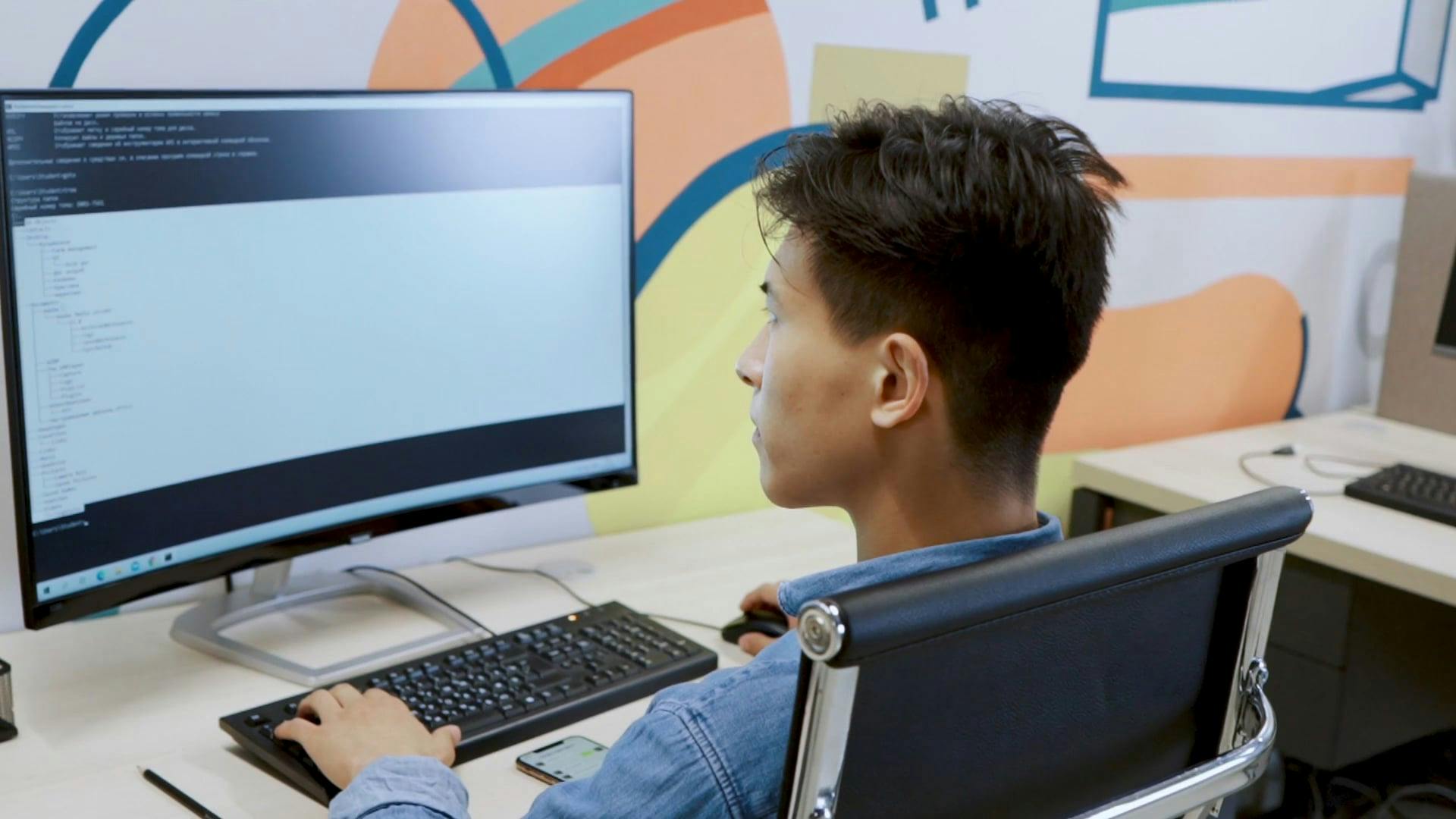 Person Encoding in a Computer · Free Stock Video