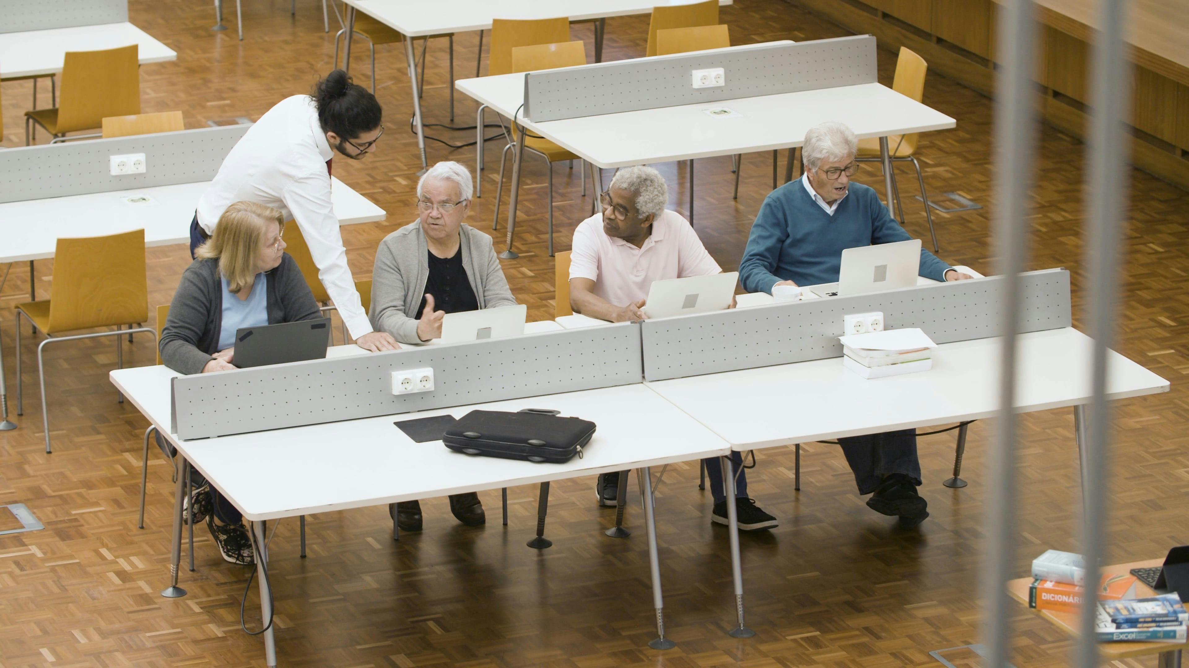 Computer Training Videos, Download The BEST Free 4k Stock Video Footage ...