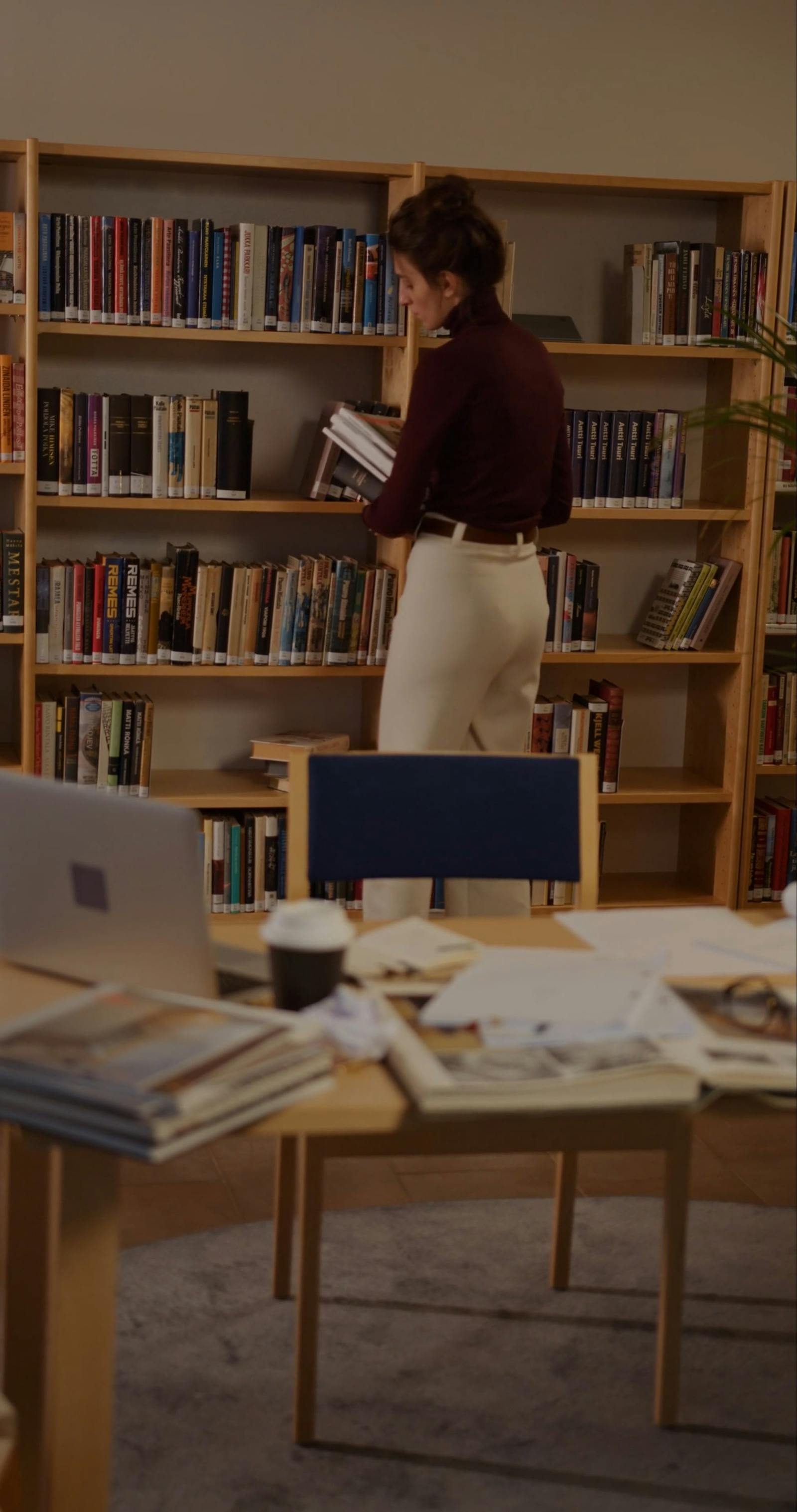 Messy Desk Videos, Download The BEST Free 4k Stock Video Footage ...