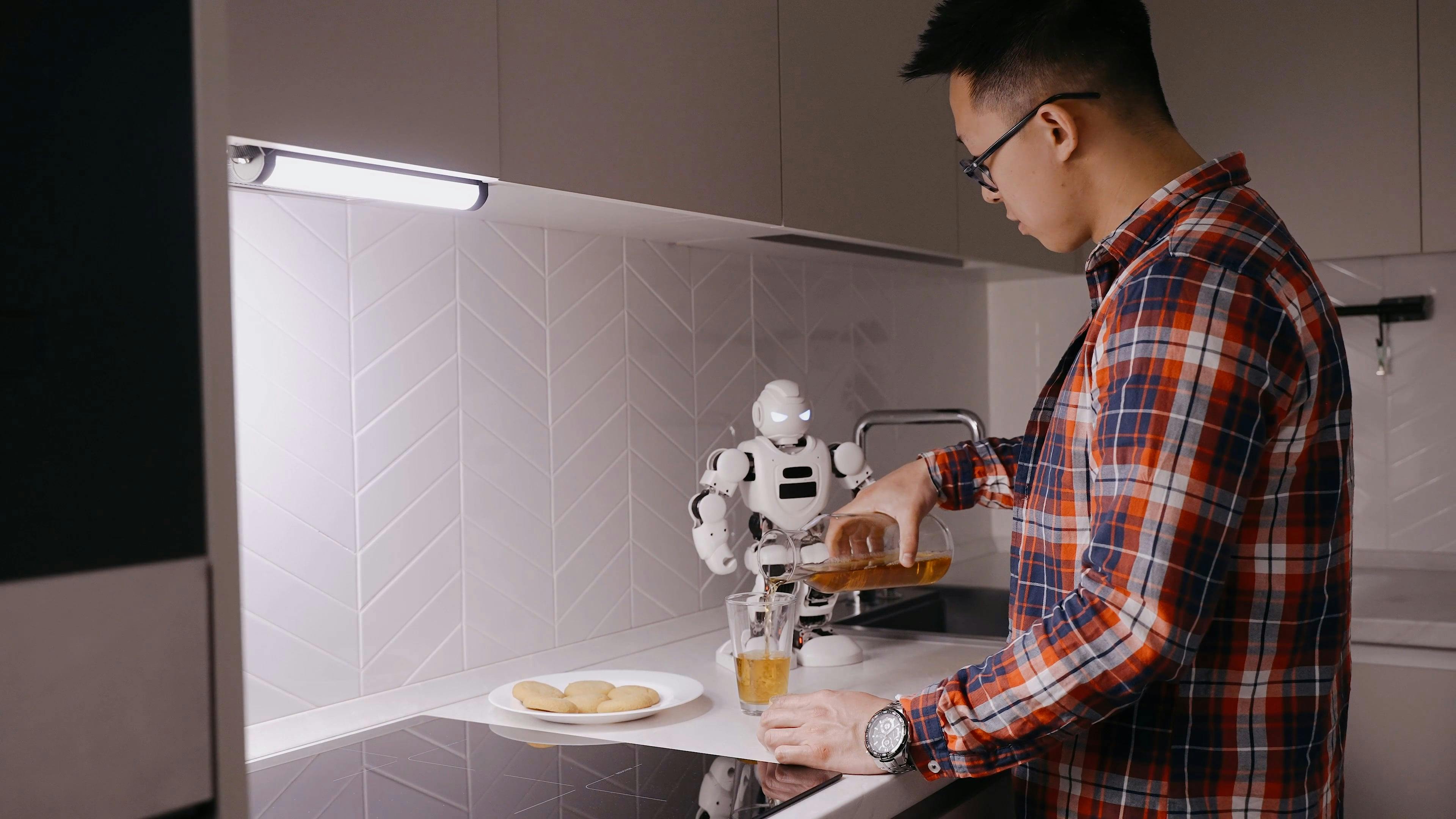 Robot Helper Videos, Download The BEST Free 4k Stock Video Footage ...