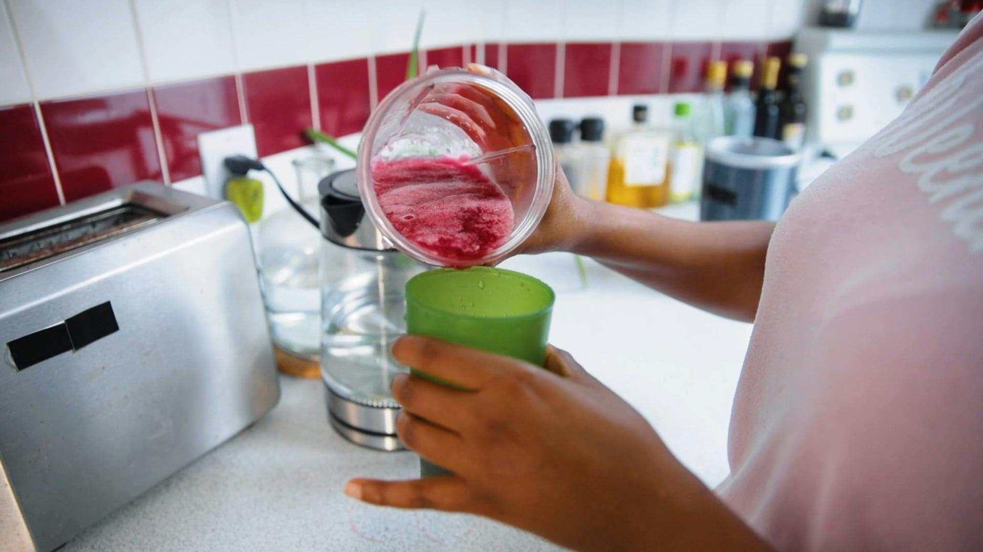 Vídeos de stock gratuitos sobre adentro, agitar, área de cocina, batido ...