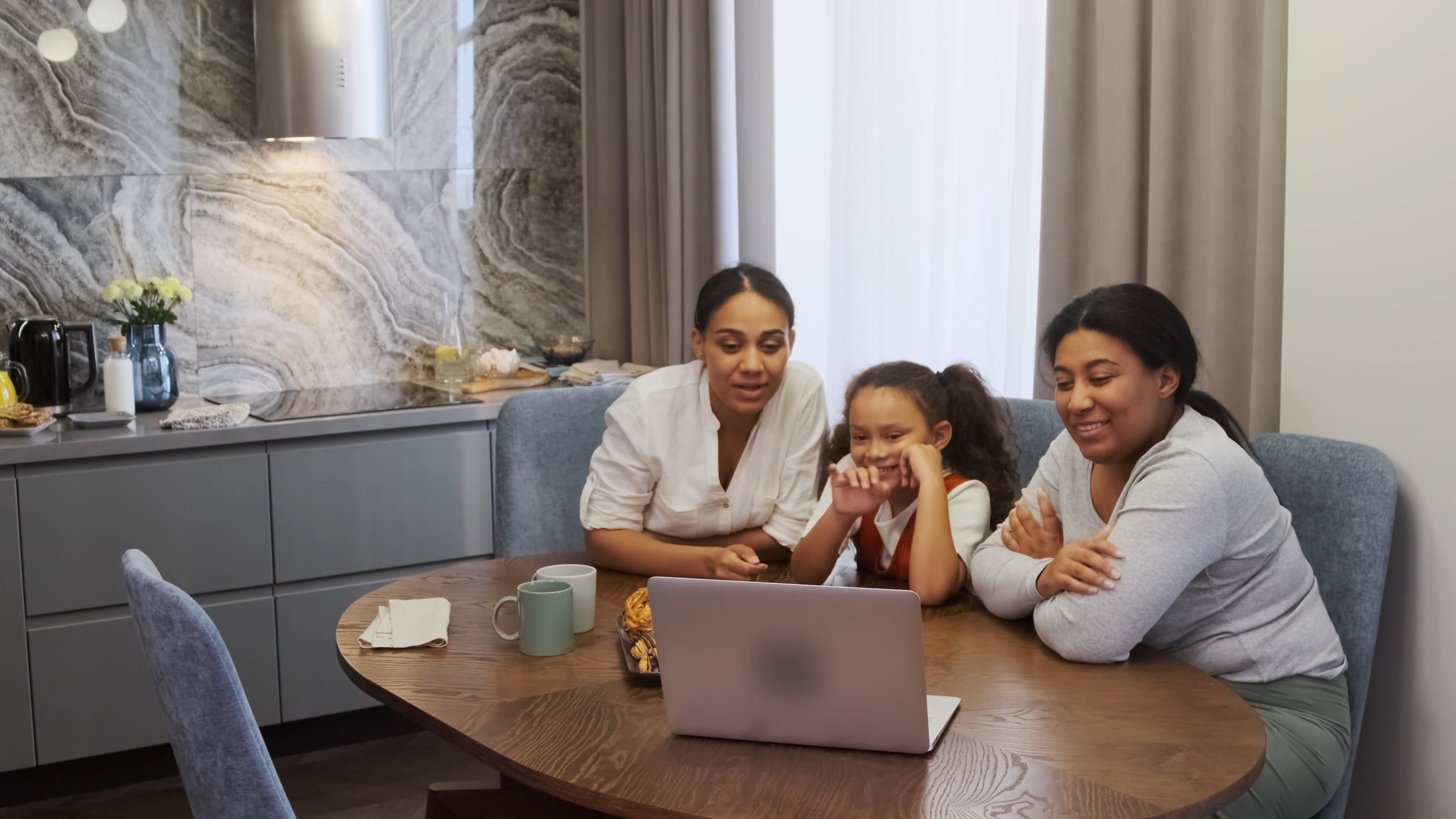 Digital Family Interaction Videos, Download The BEST Free 4k Stock ...