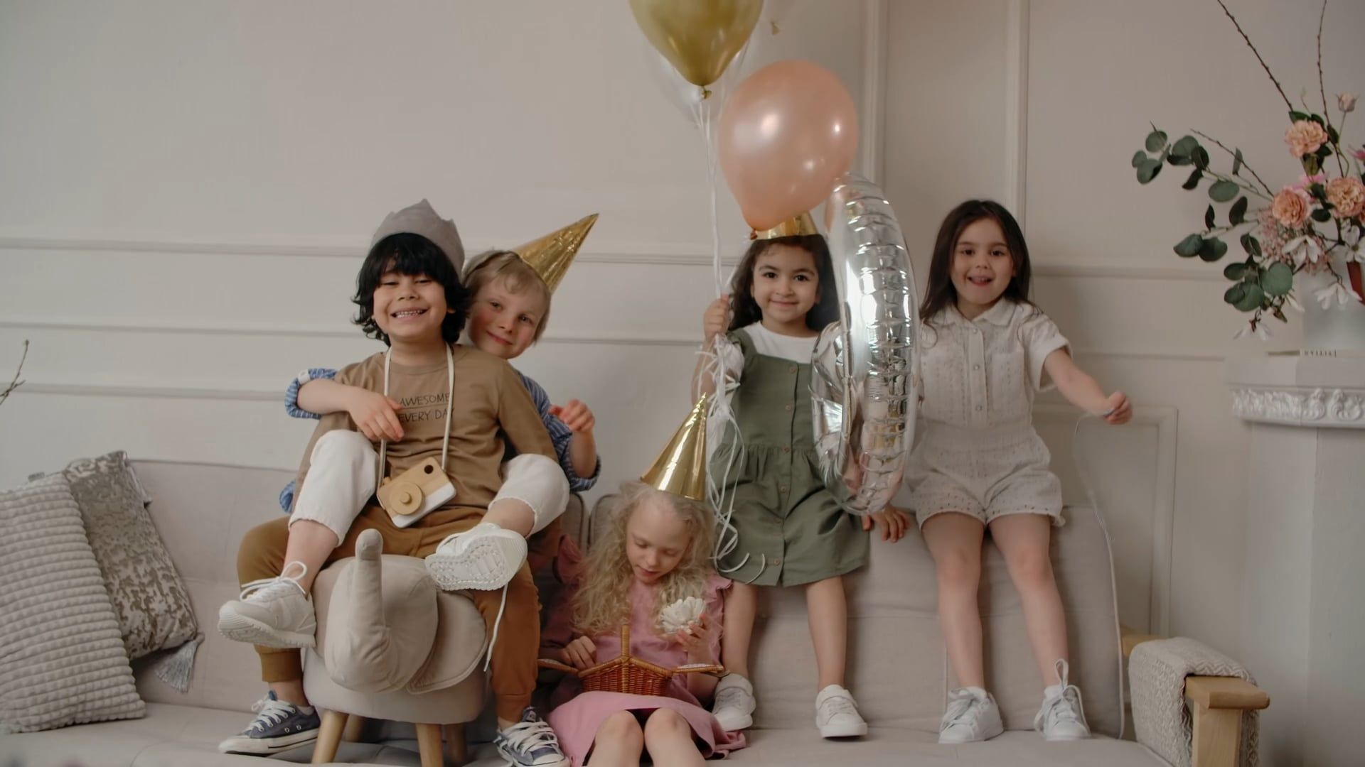 Kids Talking under the Tree · Free Stock Video