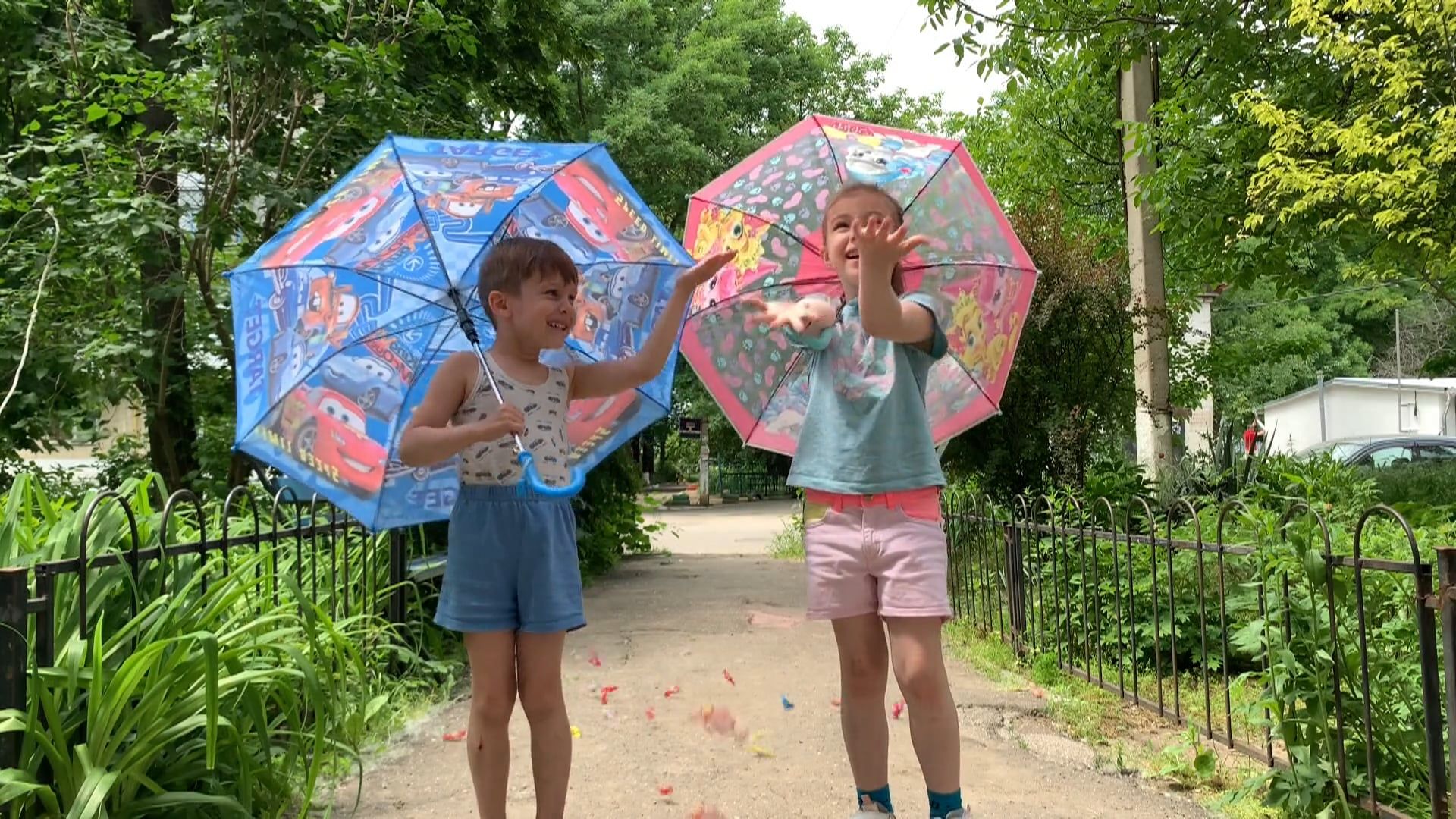 kids holding Umbrella Free Stock Video Footage, Royalty-Free 4K & HD ...