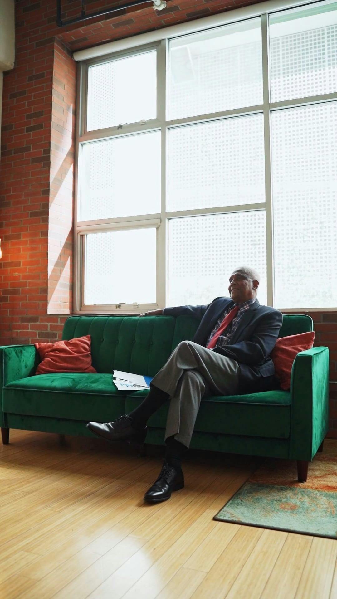 Sitting Idle Videos, Download The BEST Free 4k Stock Video Footage ...