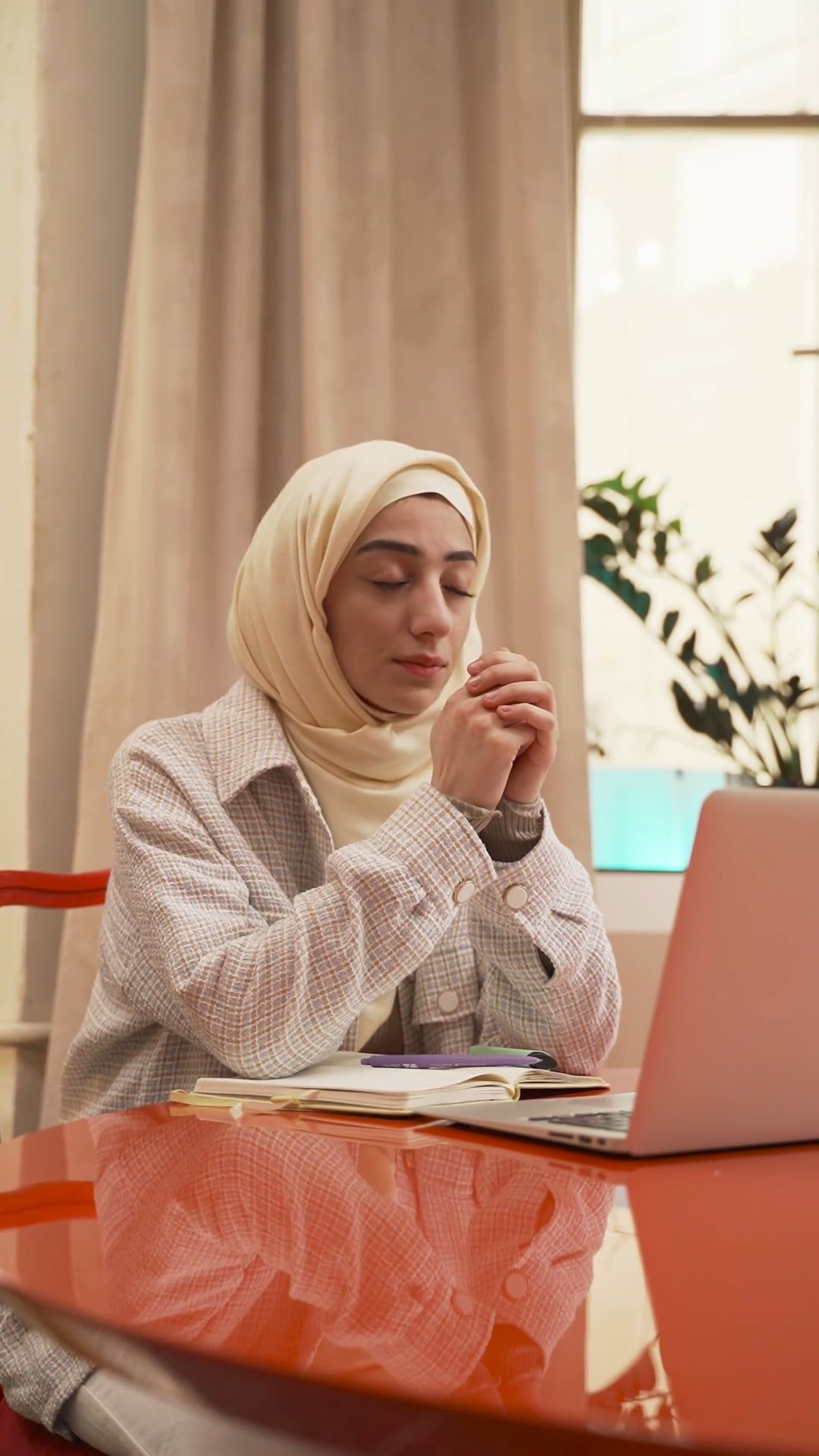 Professional Praying Videos, Download The BEST Free 4k Stock Video ...