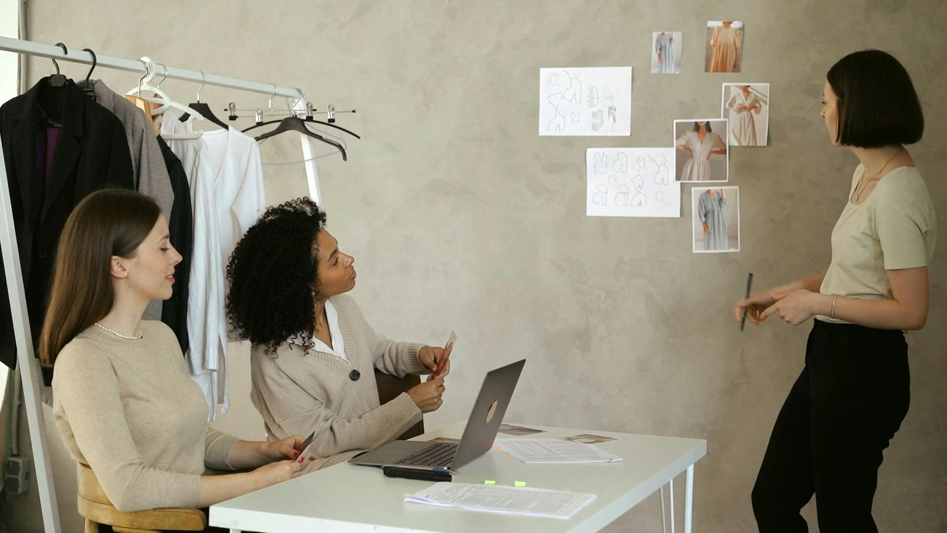 Business Women Brainstorming at Work · Free Stock Video