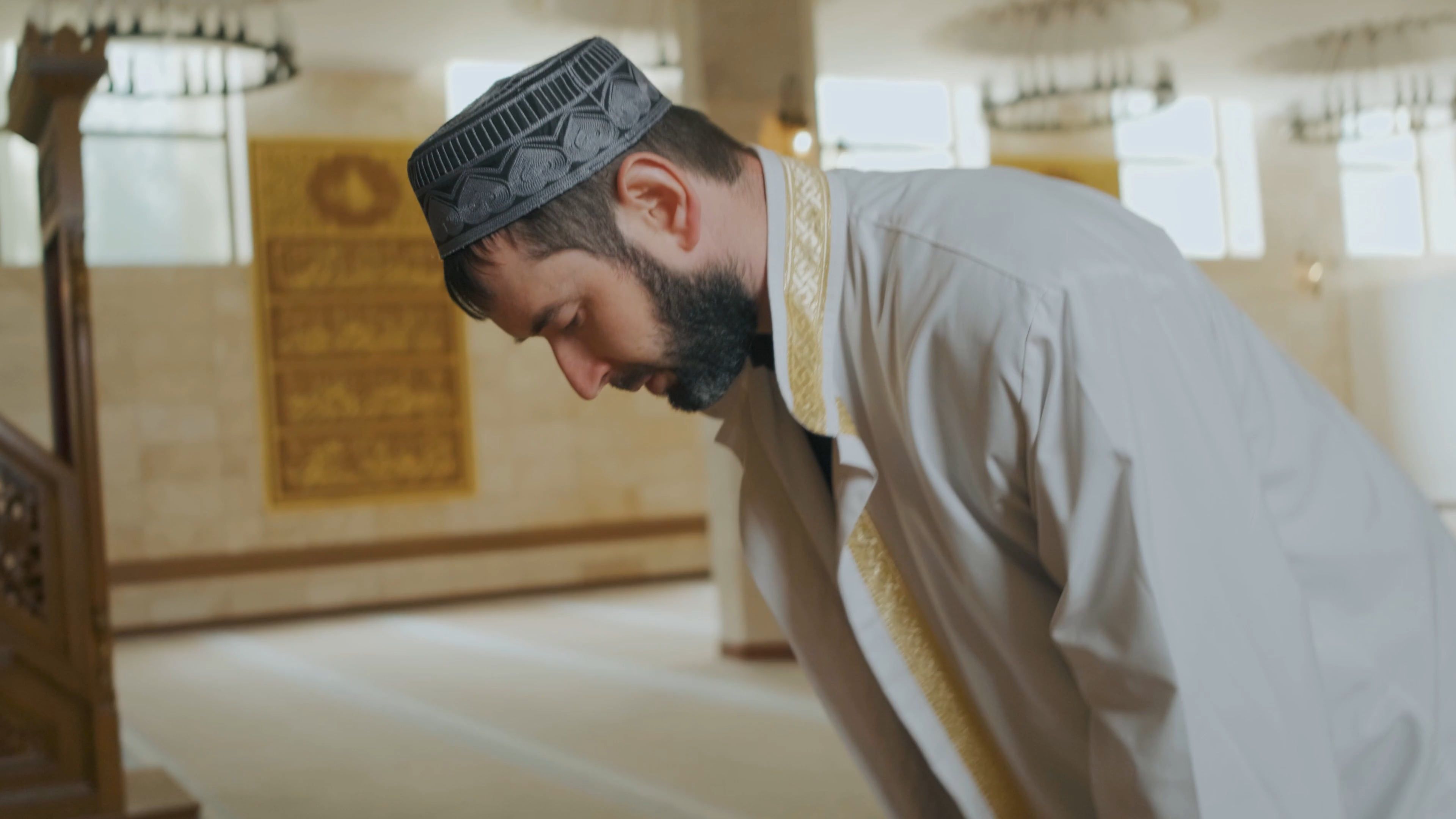 A Man Praying in a Mosque · Free Stock Video