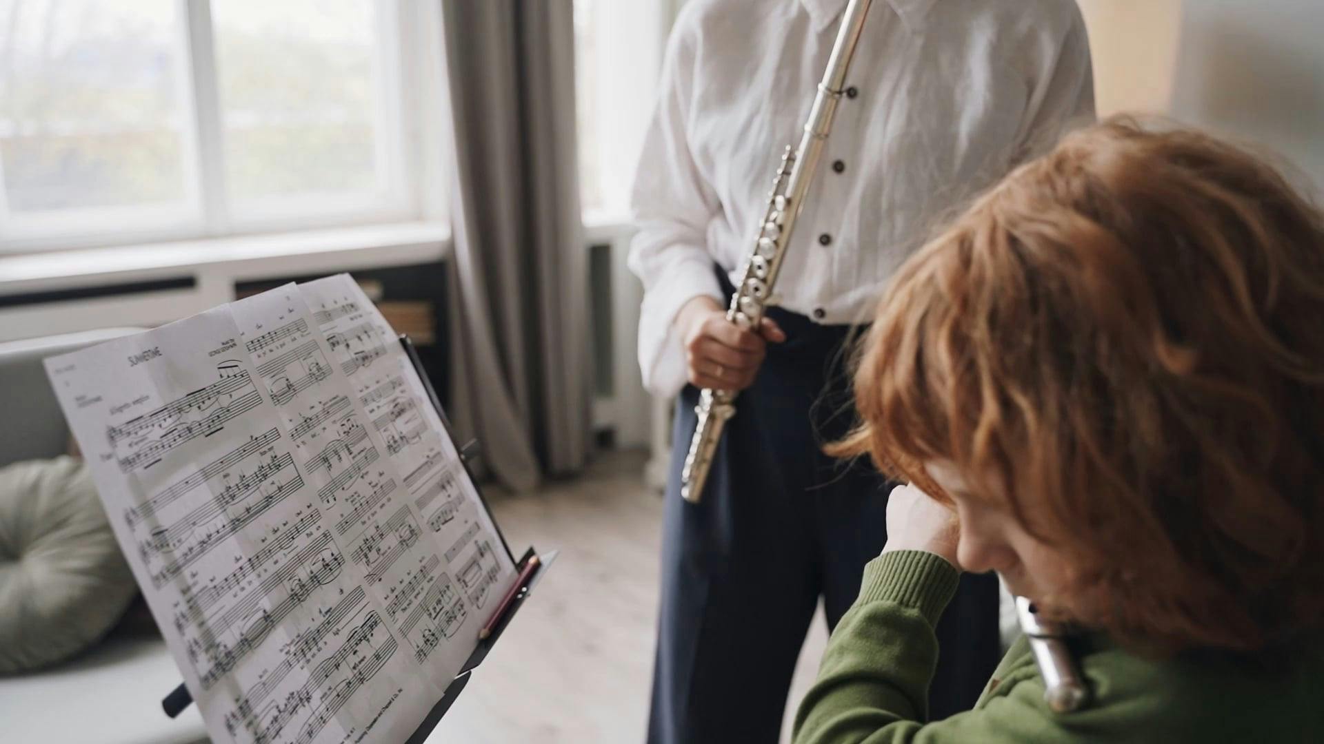 有关acoustic guitar, artist, boy, boyhood, child, hobby, kid, leisure ...