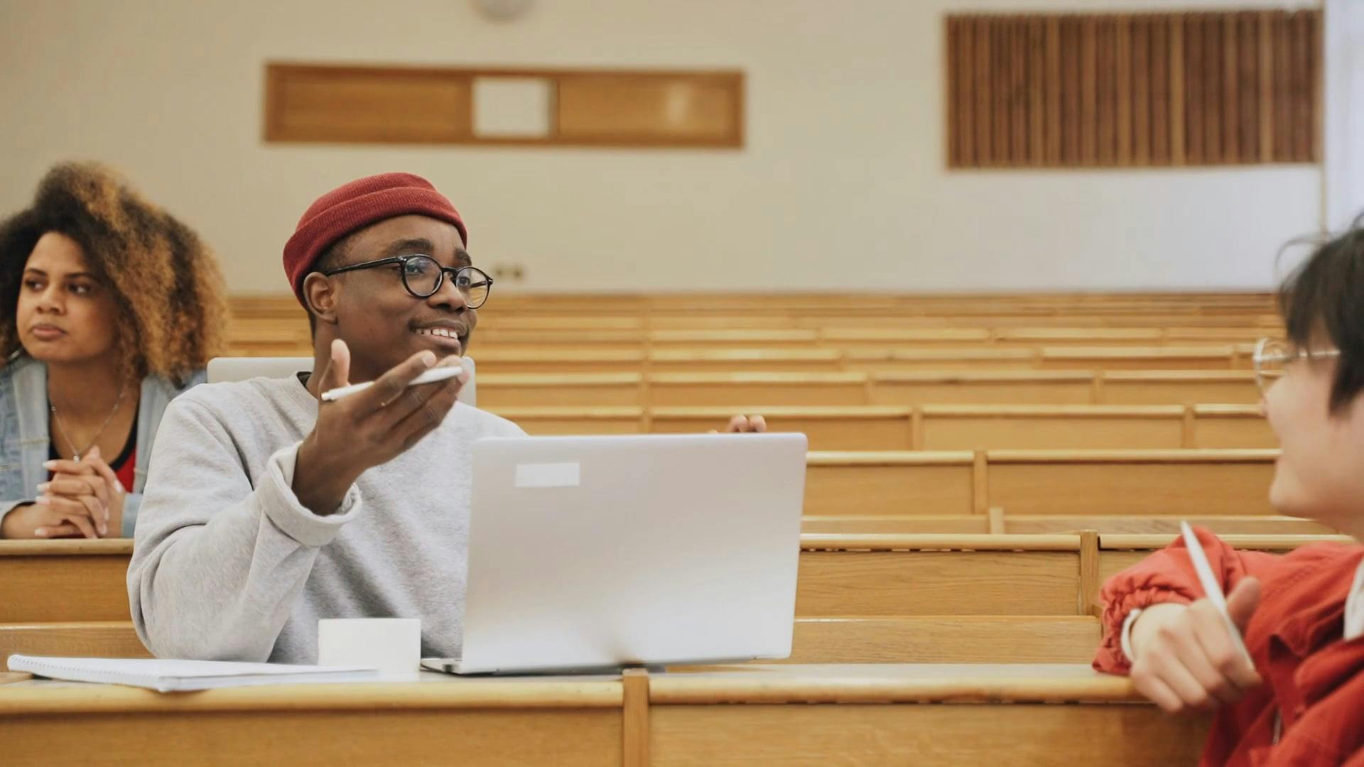 College Students Having a Discussion · Free Stock Video