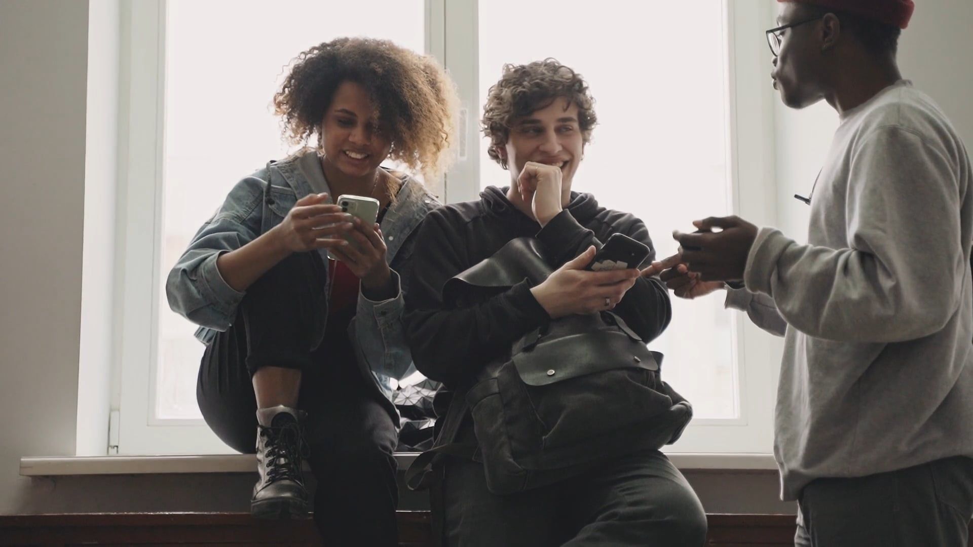 Friends Chatting · Free Stock Video