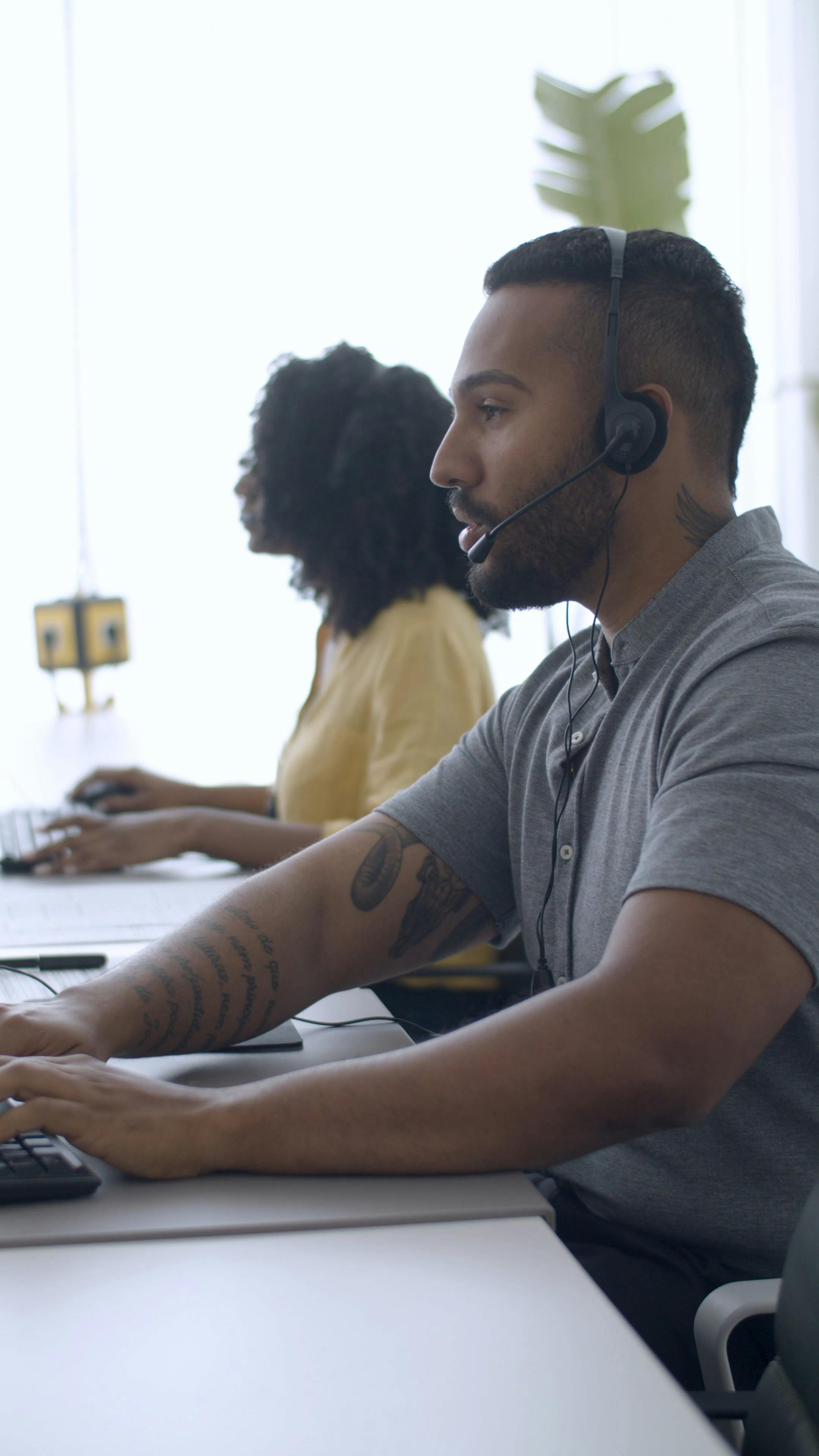 Call center · Pexels