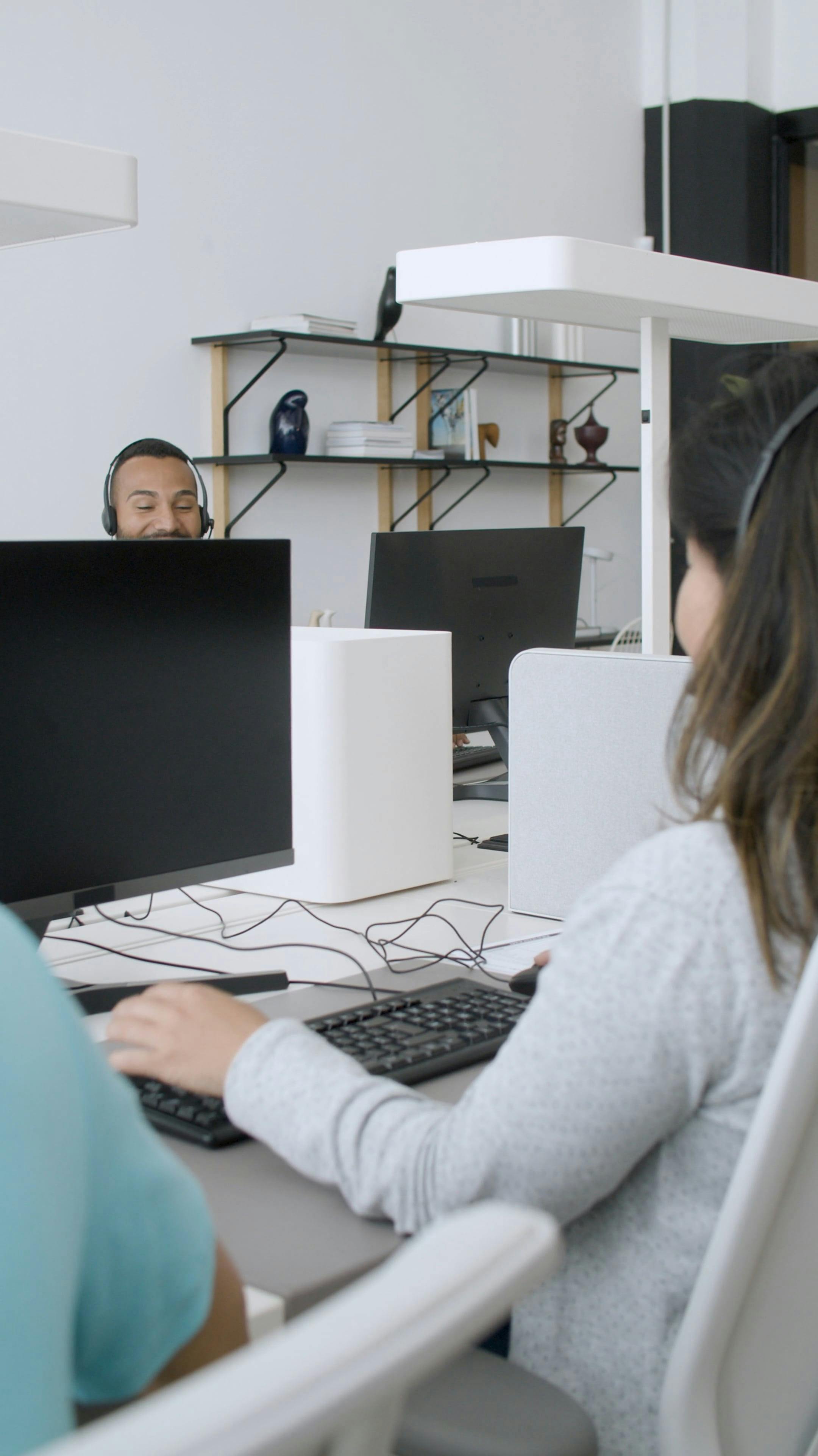 Customer Support Software Videos, Download The BEST Free 4k Stock Video ...