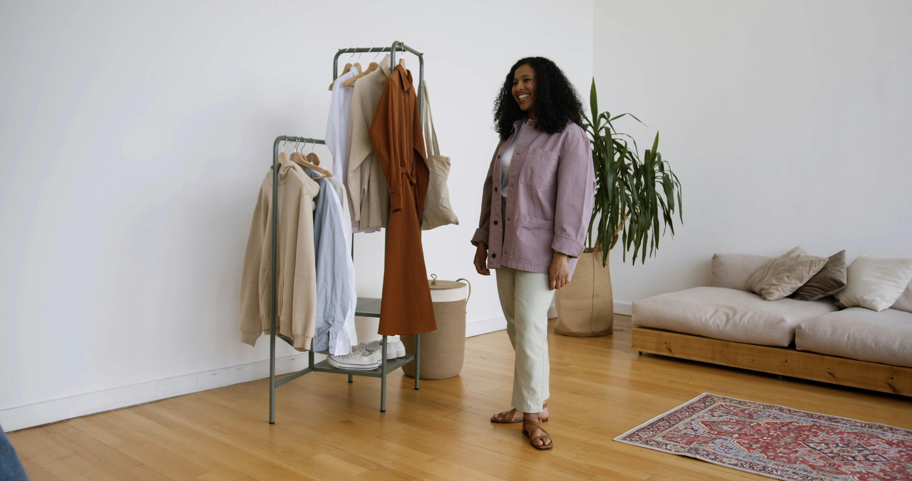 Giving Tips Videos, Download The BEST Free 4k Stock Video Footage ...