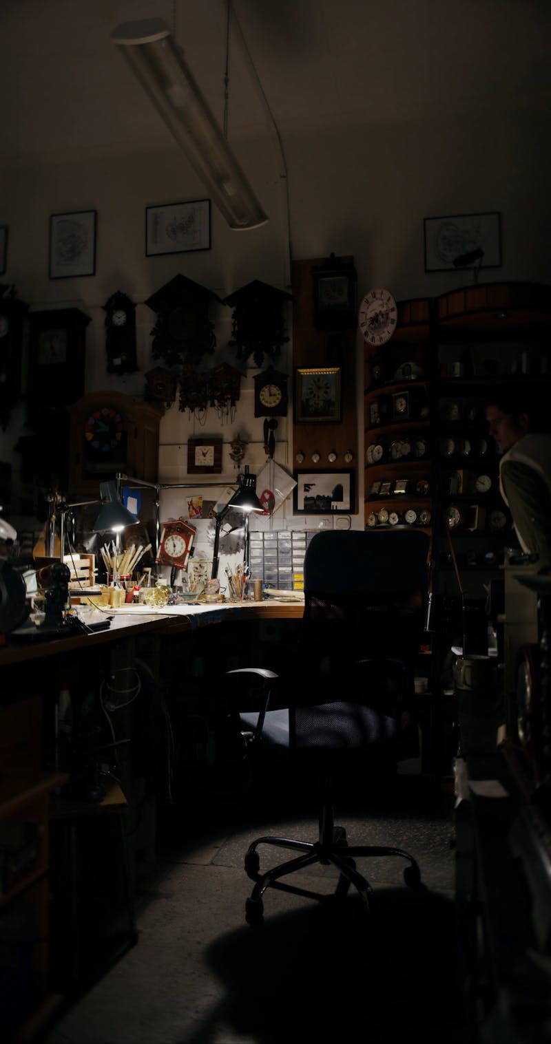 Messy Desk Videos, Download The BEST Free 4k Stock Video Footage ...