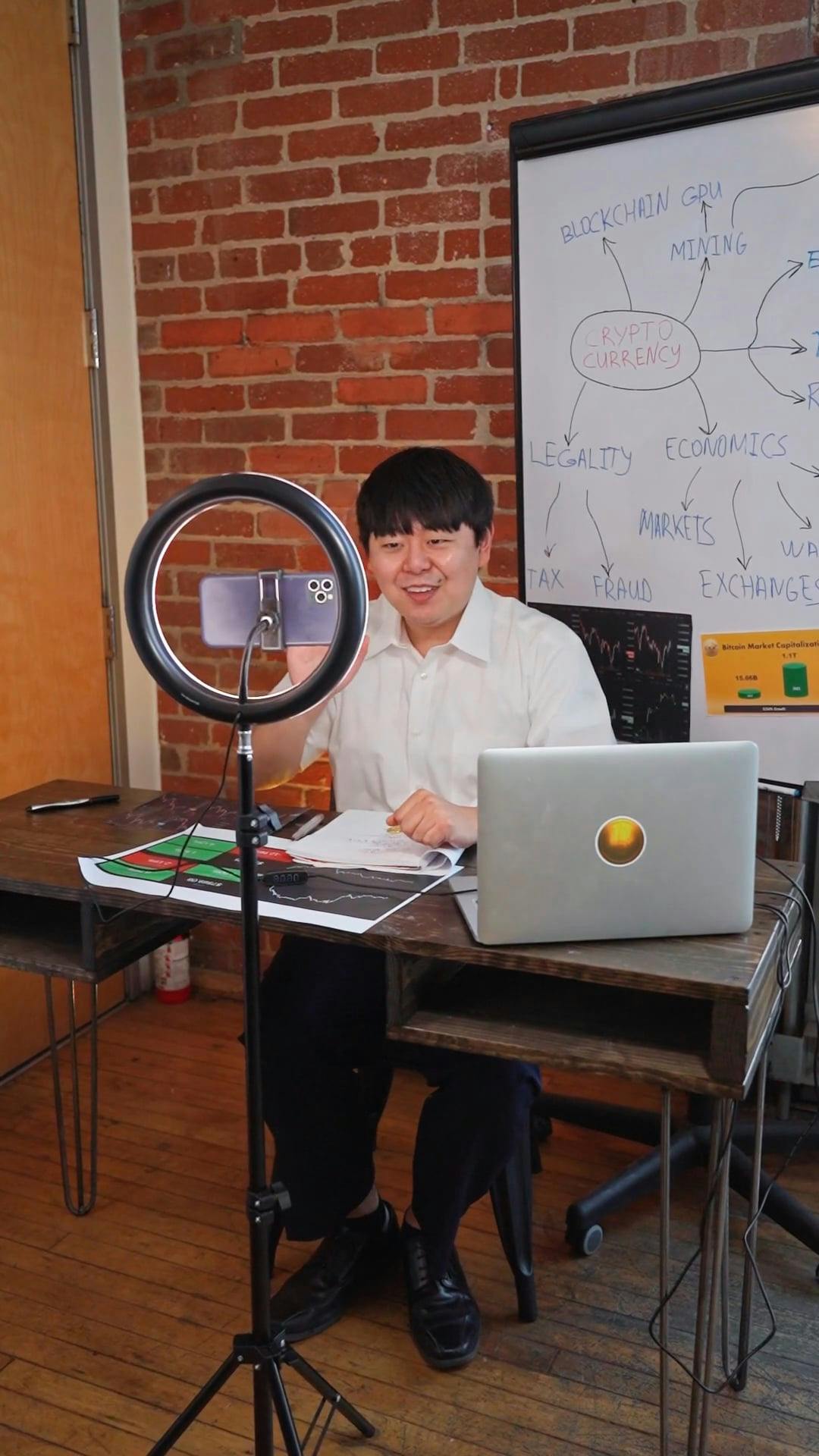 Presentation Holder Videos, Download The BEST Free 4k Stock Video ...