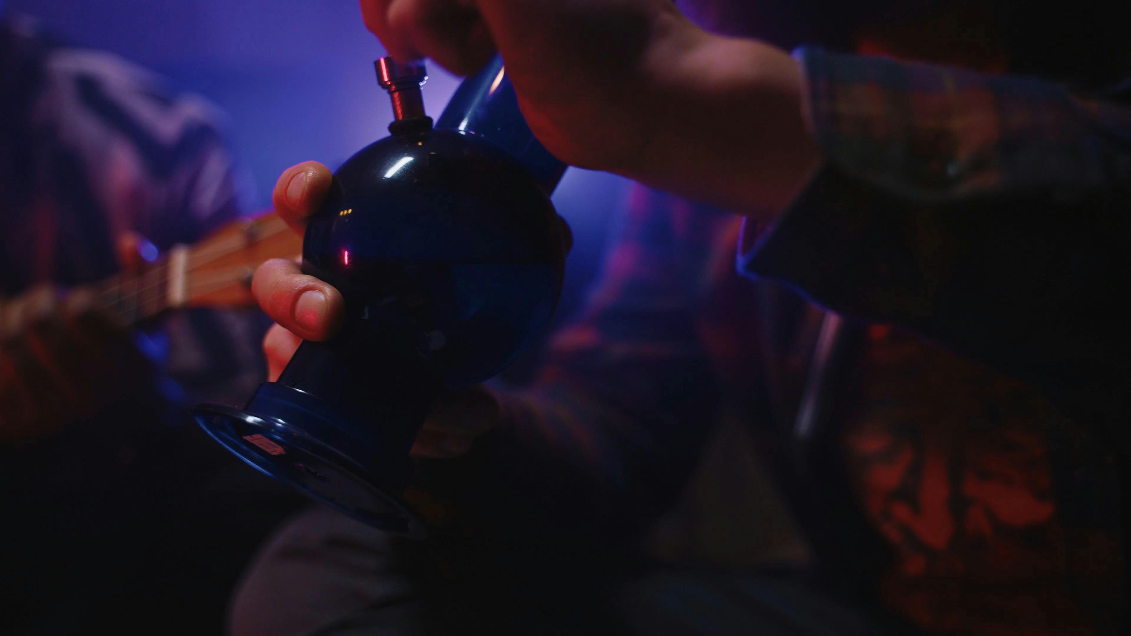 Vídeos de stock gratuitos sobre #interior, 420, actividad de ocio ...