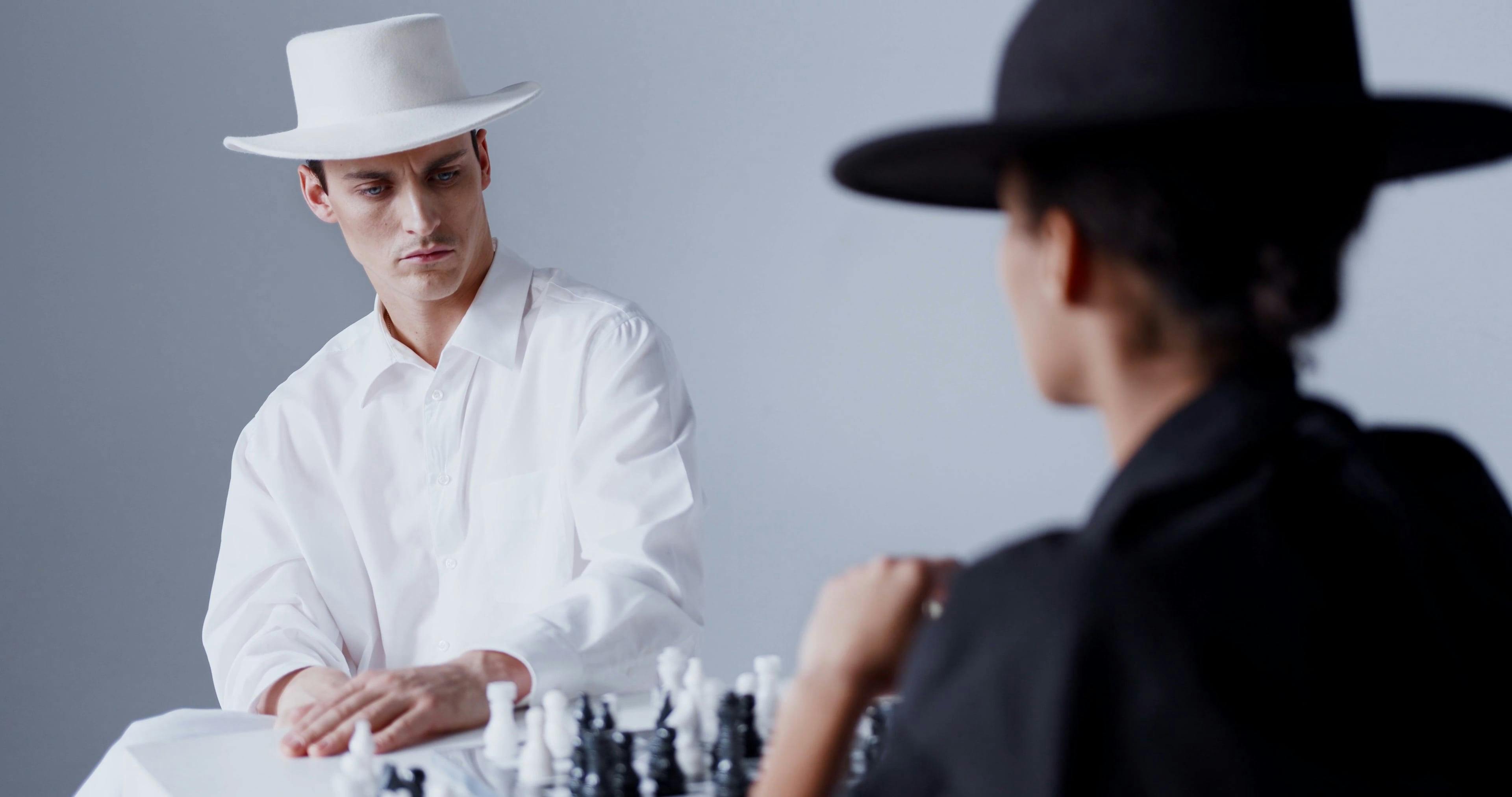 Tipping Videos, Download The BEST Free 4k Stock Video Footage & Tipping ...