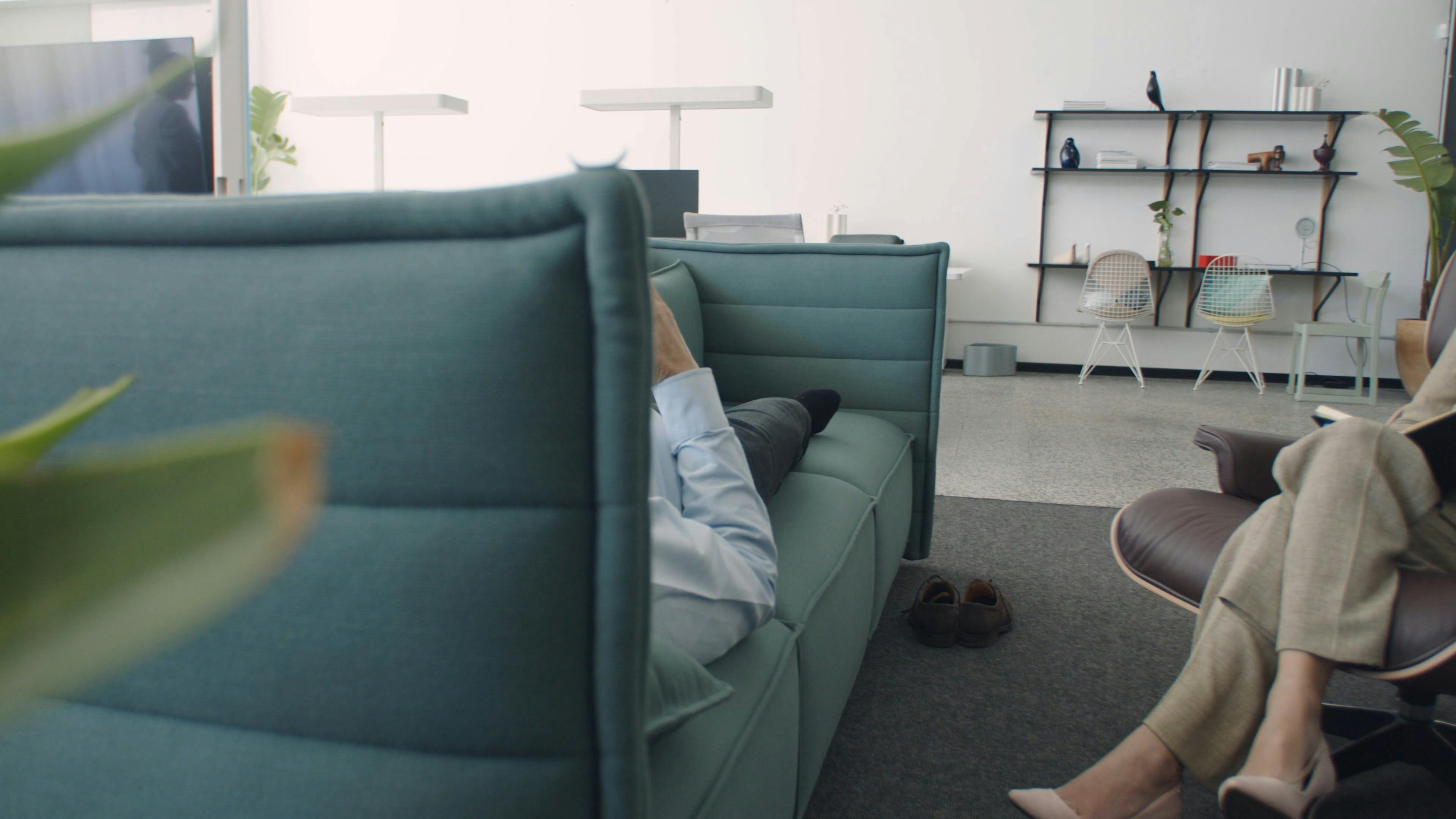 A Female Doctor Conducting a Rorschach Test · Free Stock Video