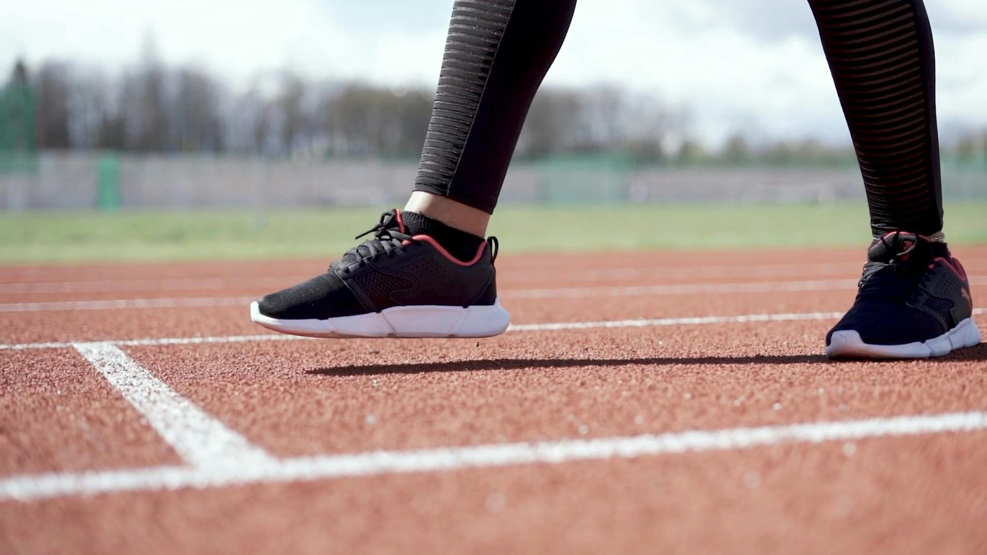 An Athlete in a Crouching Position · Free Stock Video