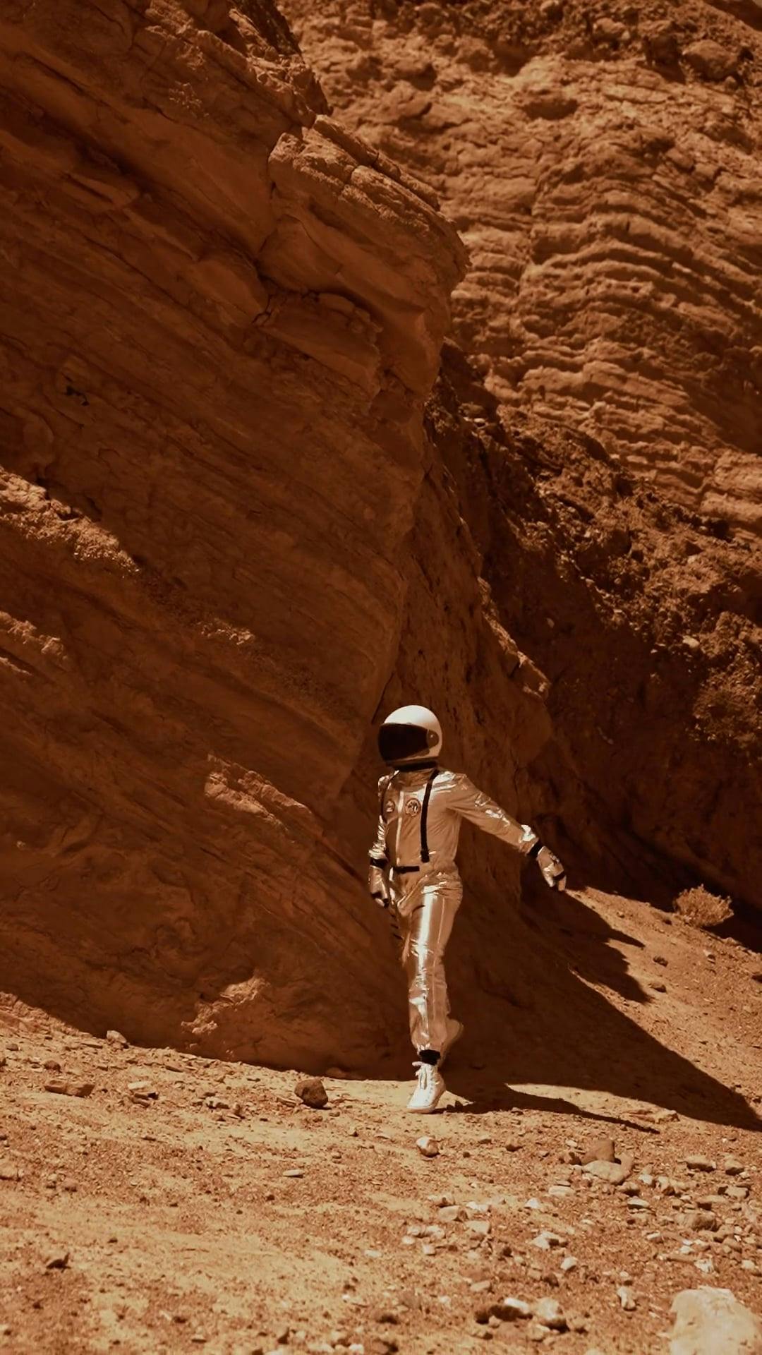 An Astronaut Exploring Mars Free Stock Video Footage, Royalty-Free 4K ...