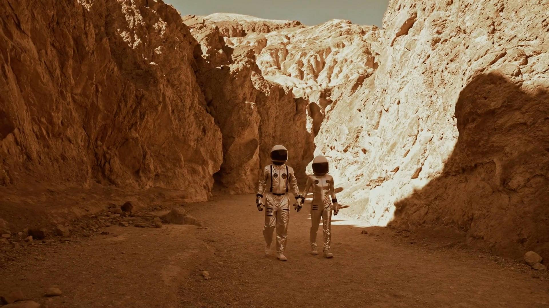 Astronauts Walking on Mars Free Stock Video Footage, Royalty-Free 4K ...