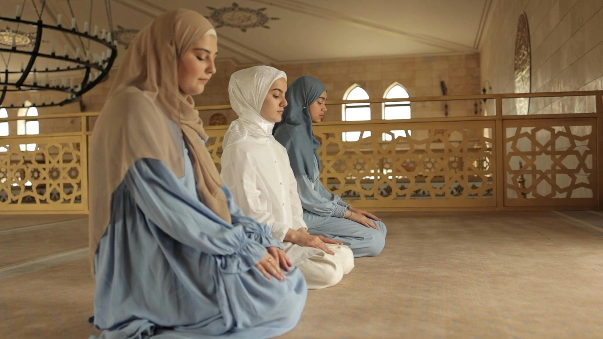 Women Praying in the Mosque Free Stock Video Footage, Royalty-Free 4K ...