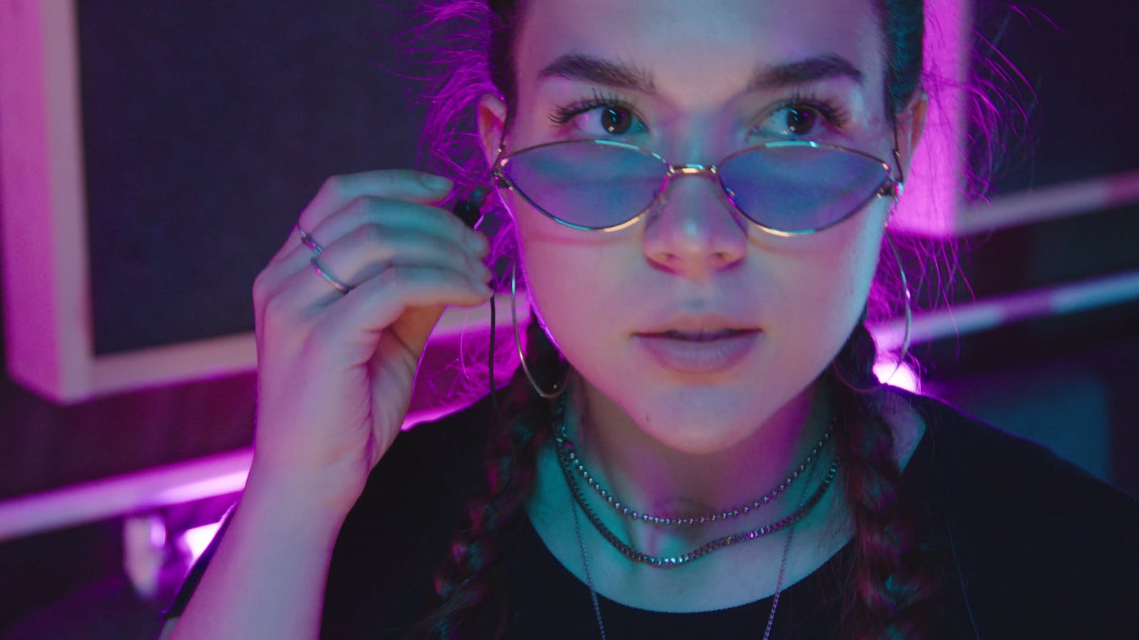 Vibing Videos, Download The BEST Free 4k Stock Video Footage & Vibing ...