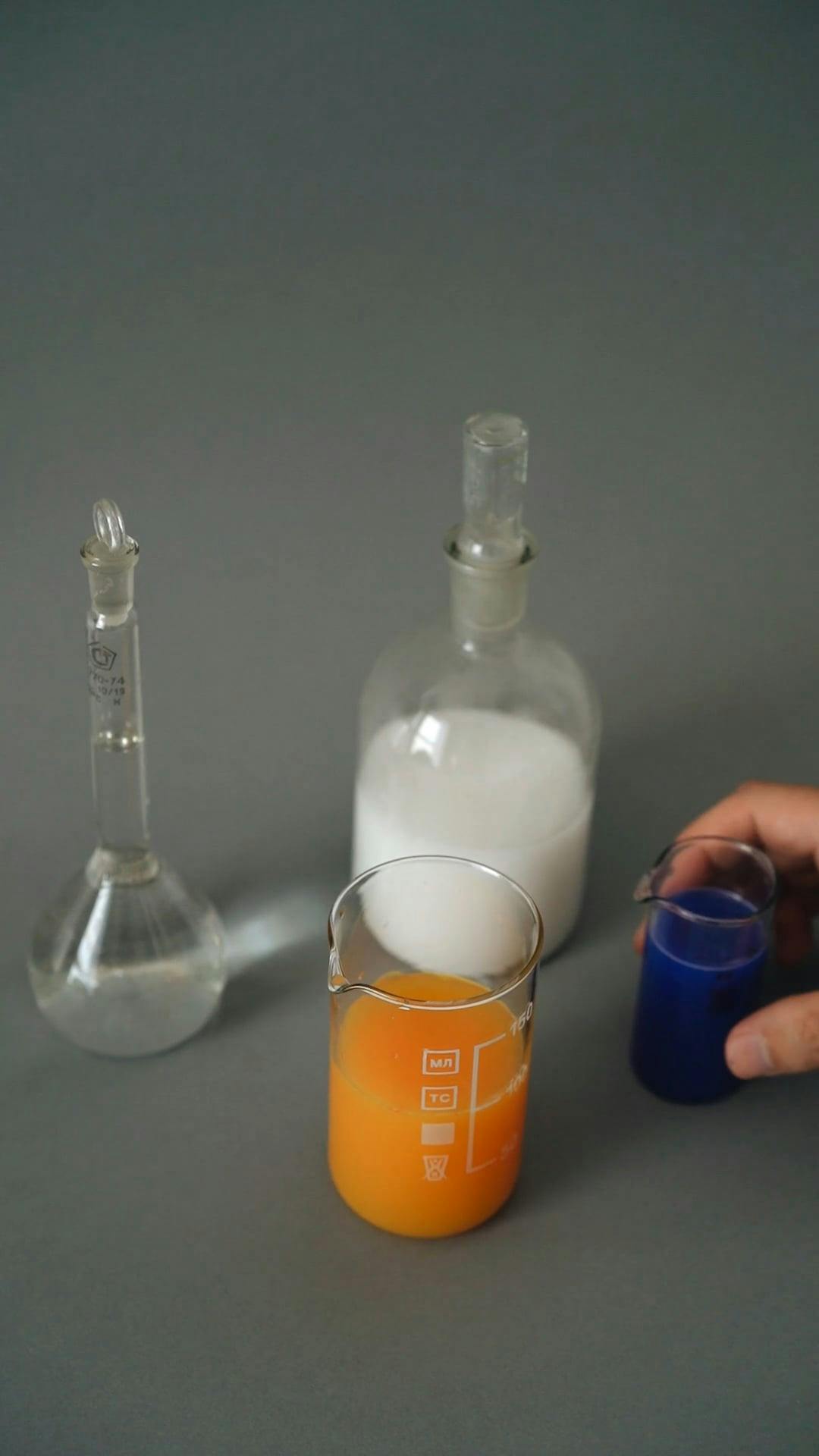 Chemical Reaction in Beaker · Free Stock Video