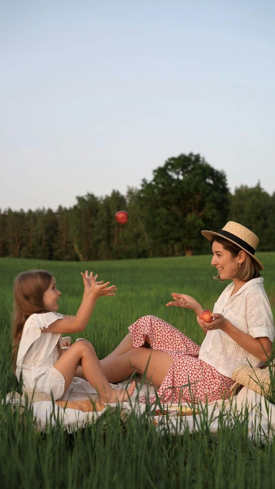 Simple Family Videos, Download The BEST Free 4k Stock Video Footage ...