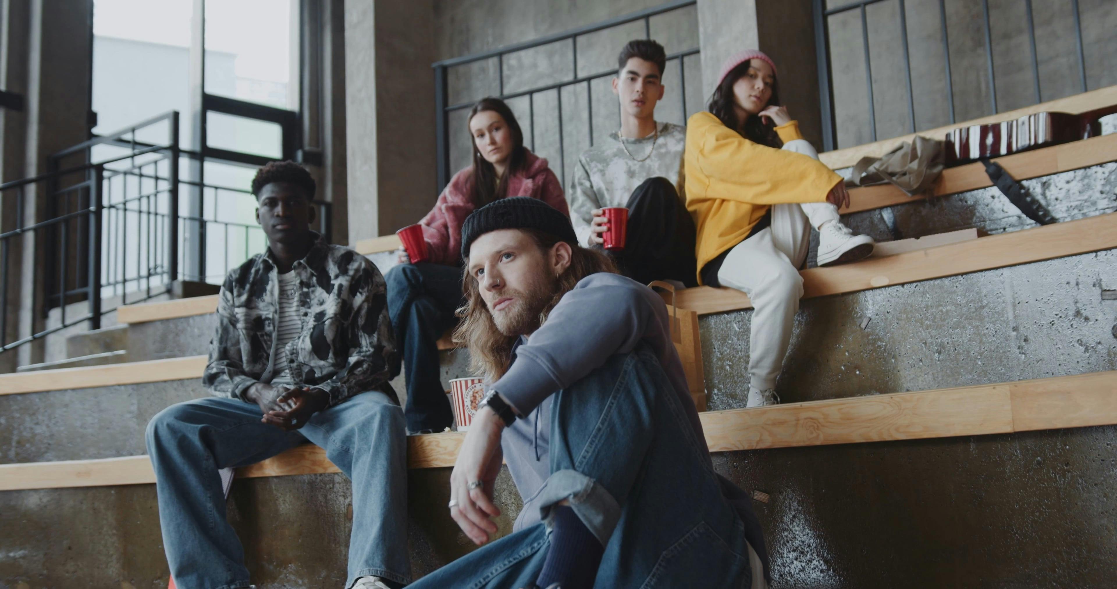 Vídeos de stock gratuitos sobre diversidad, diverso, gente, gradas ...