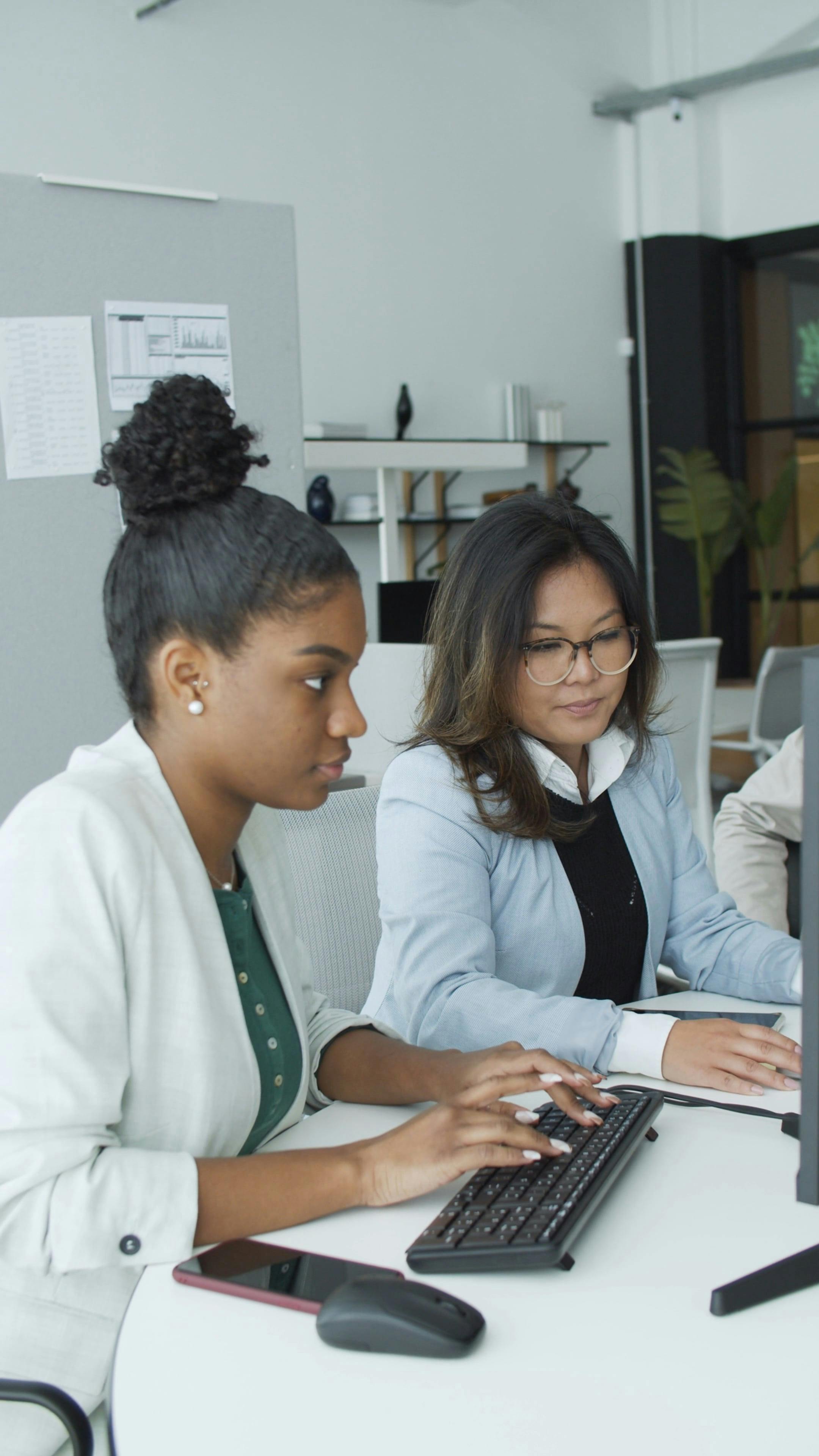 Office Team Work Videos, Download The BEST Free 4k Stock Video Footage ...