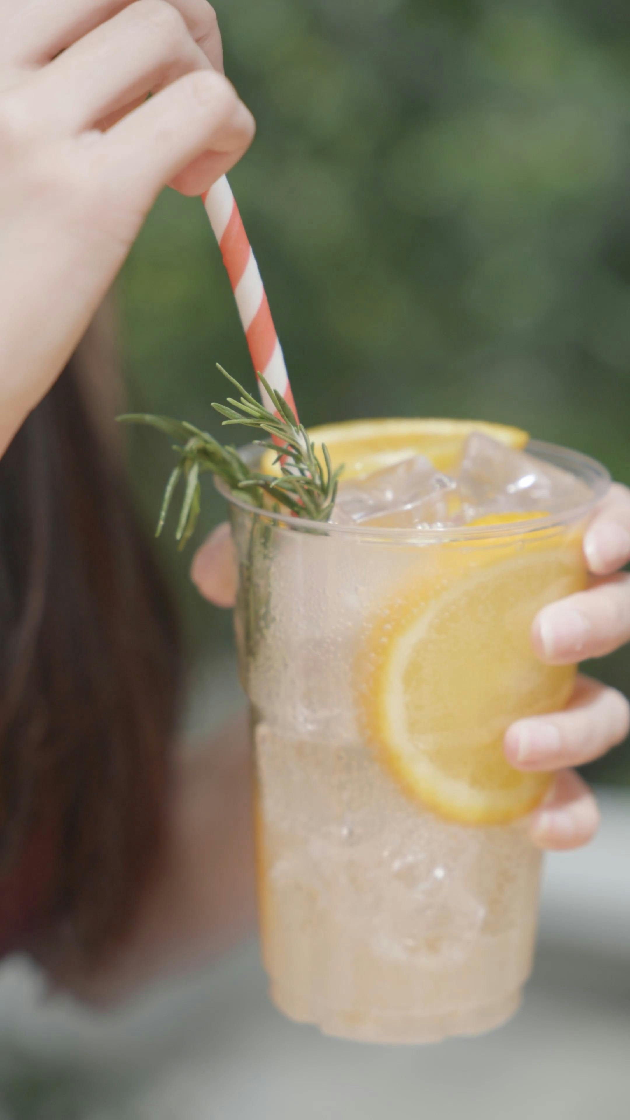 Vídeos de stock gratuitos sobre adentro, beber, bebida