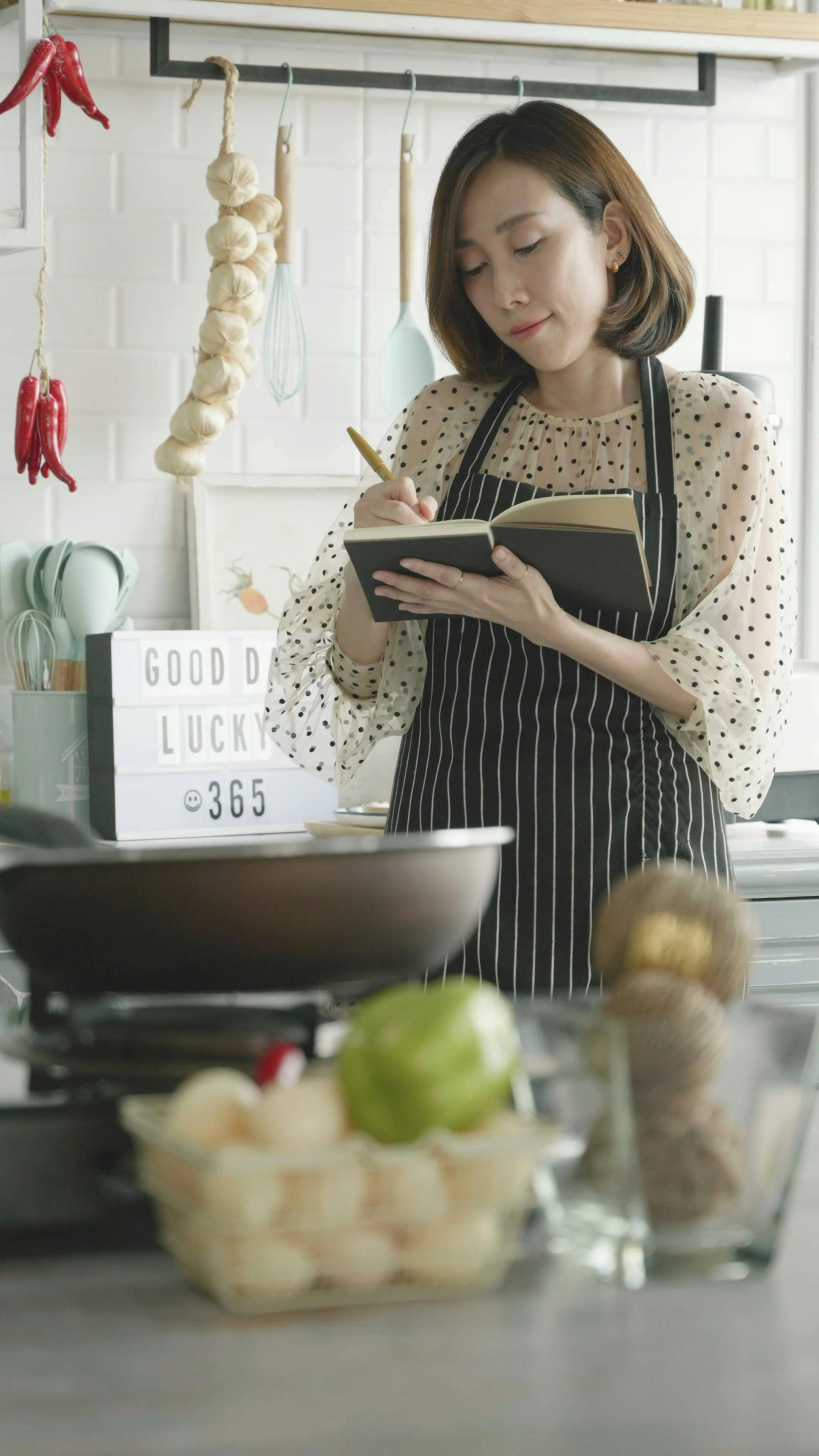 Recipe Journal Videos, Download The BEST Free 4k Stock Video Footage ...