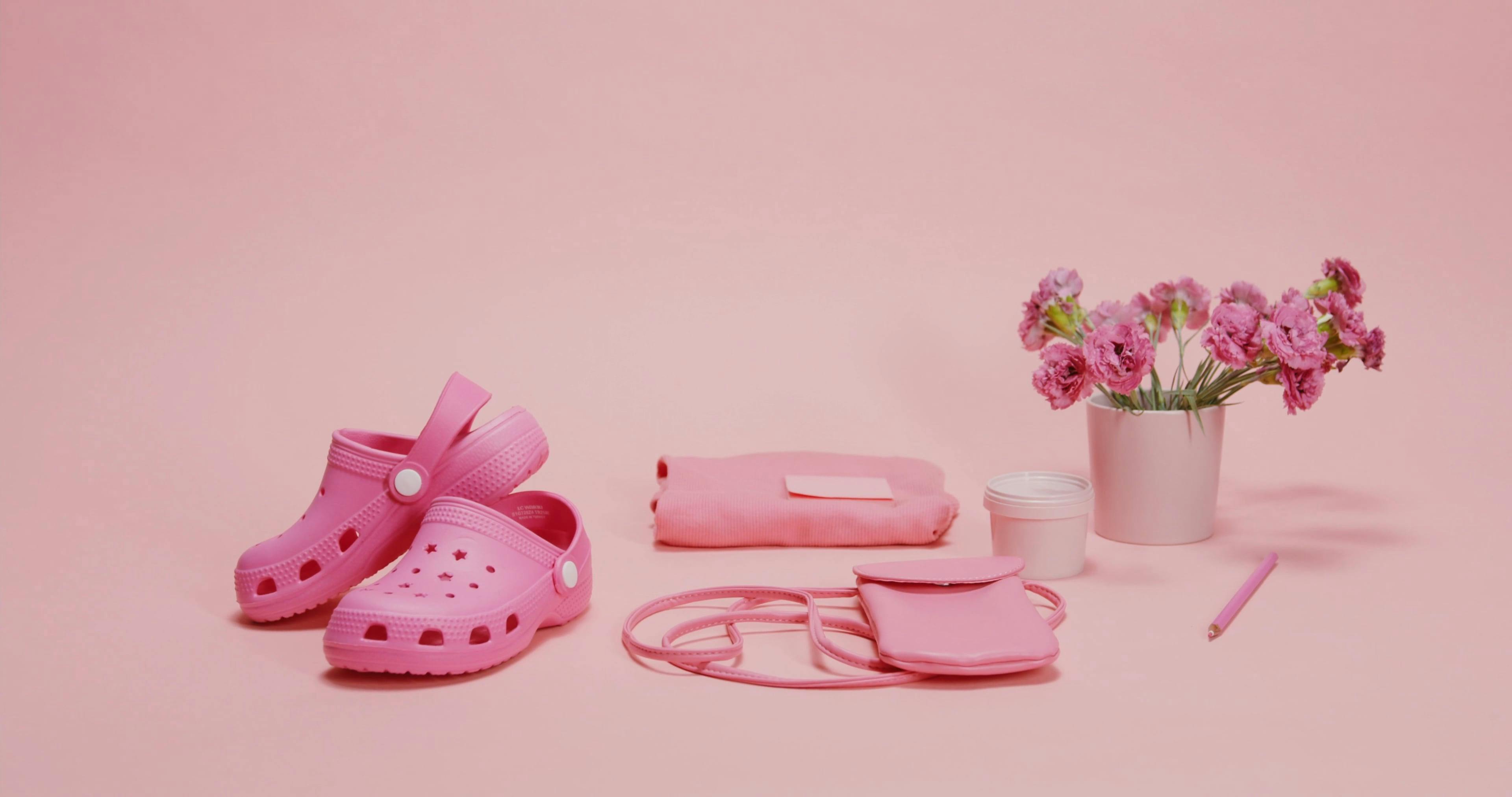 Crocs Videos, Download The BEST Free 4k Stock Video Footage & Crocs HD ...