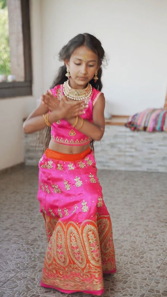 Girl Dancing In Saree Videos, Download The BEST Free 4k Stock Video ...