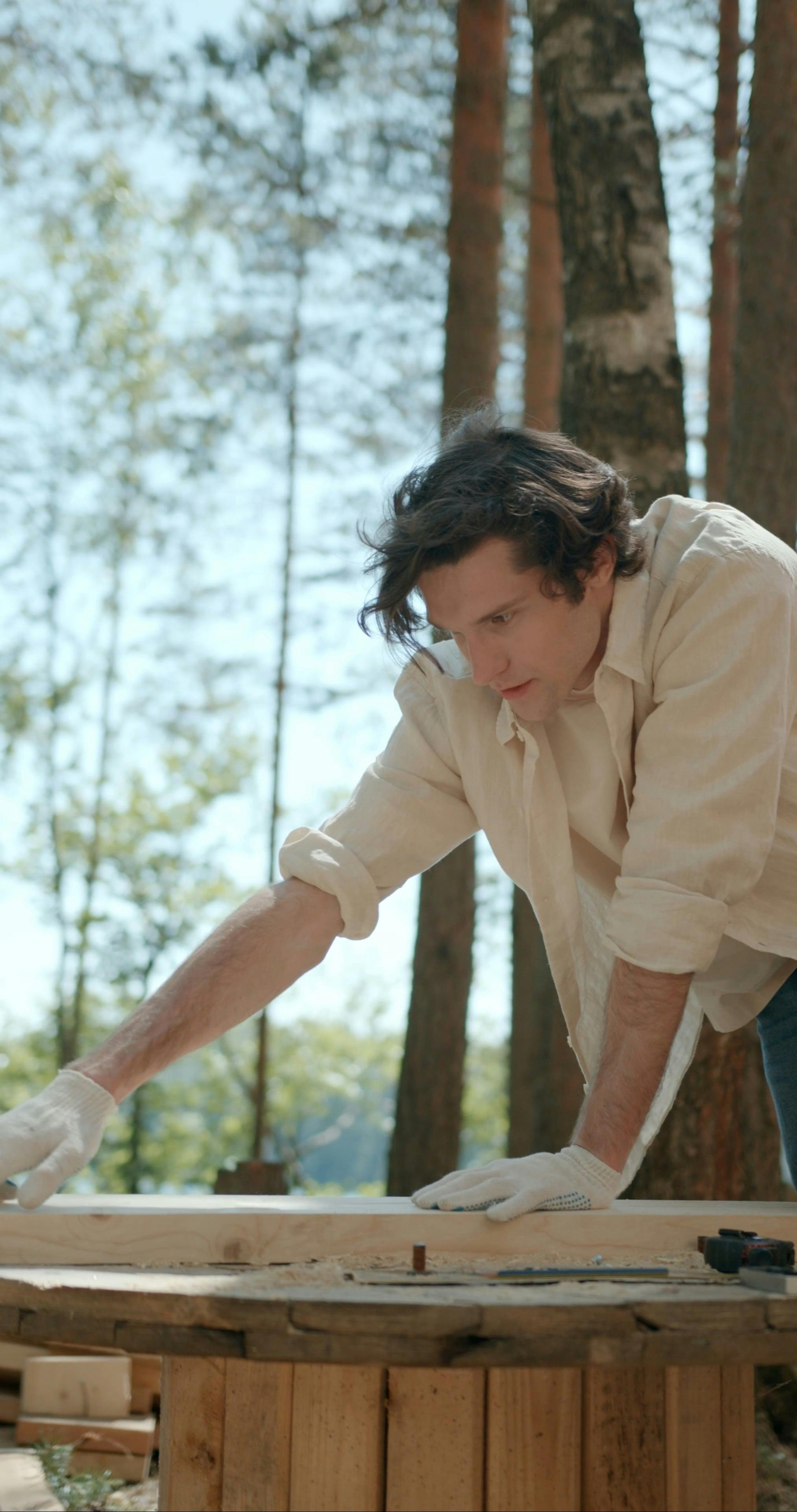 Vídeos de stock gratuitos sobre carpintería, carpintero, hombres