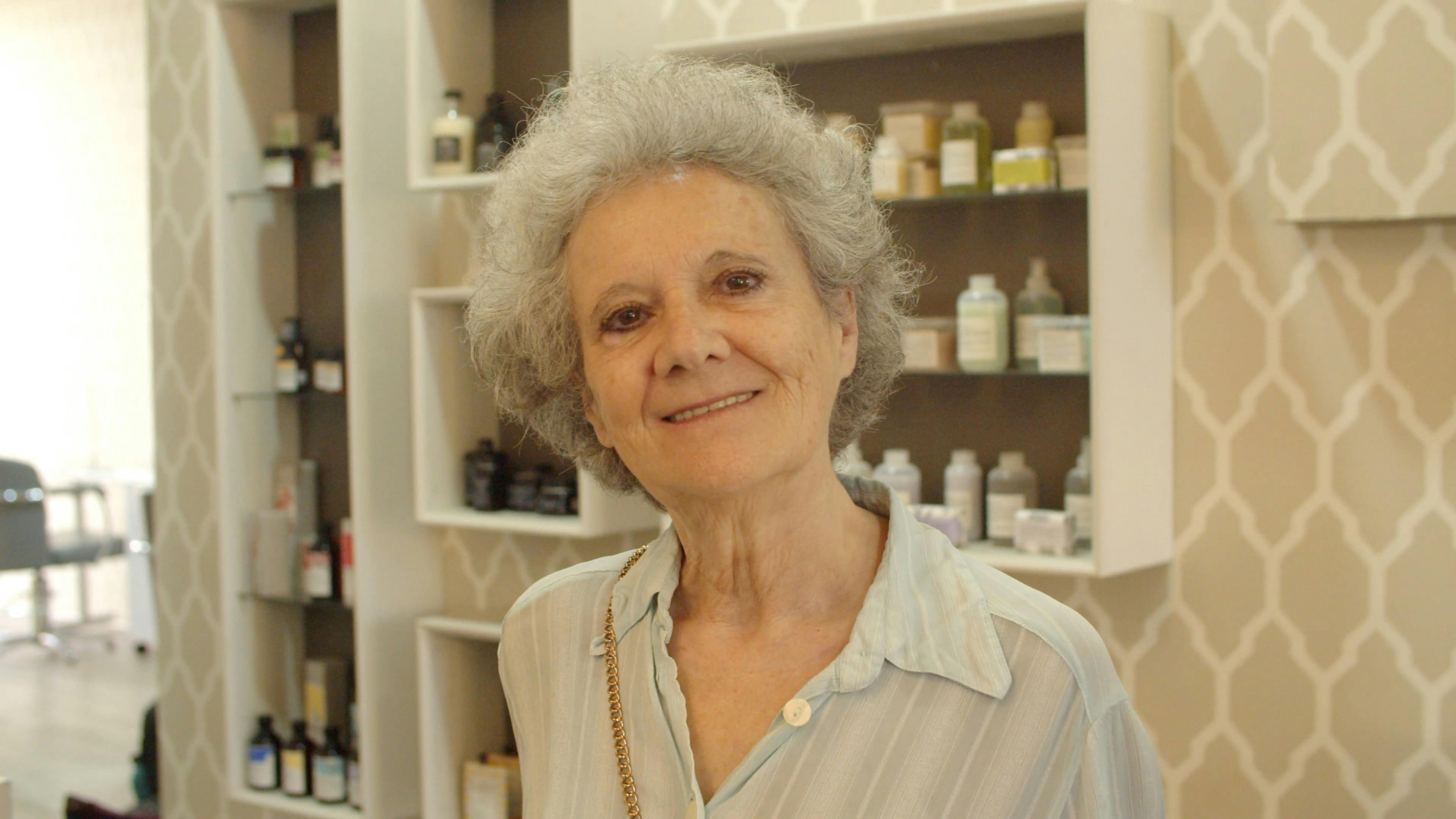 Vídeo profissional gratuito de gentil, acolhedor, adulto sênior, afeto ...