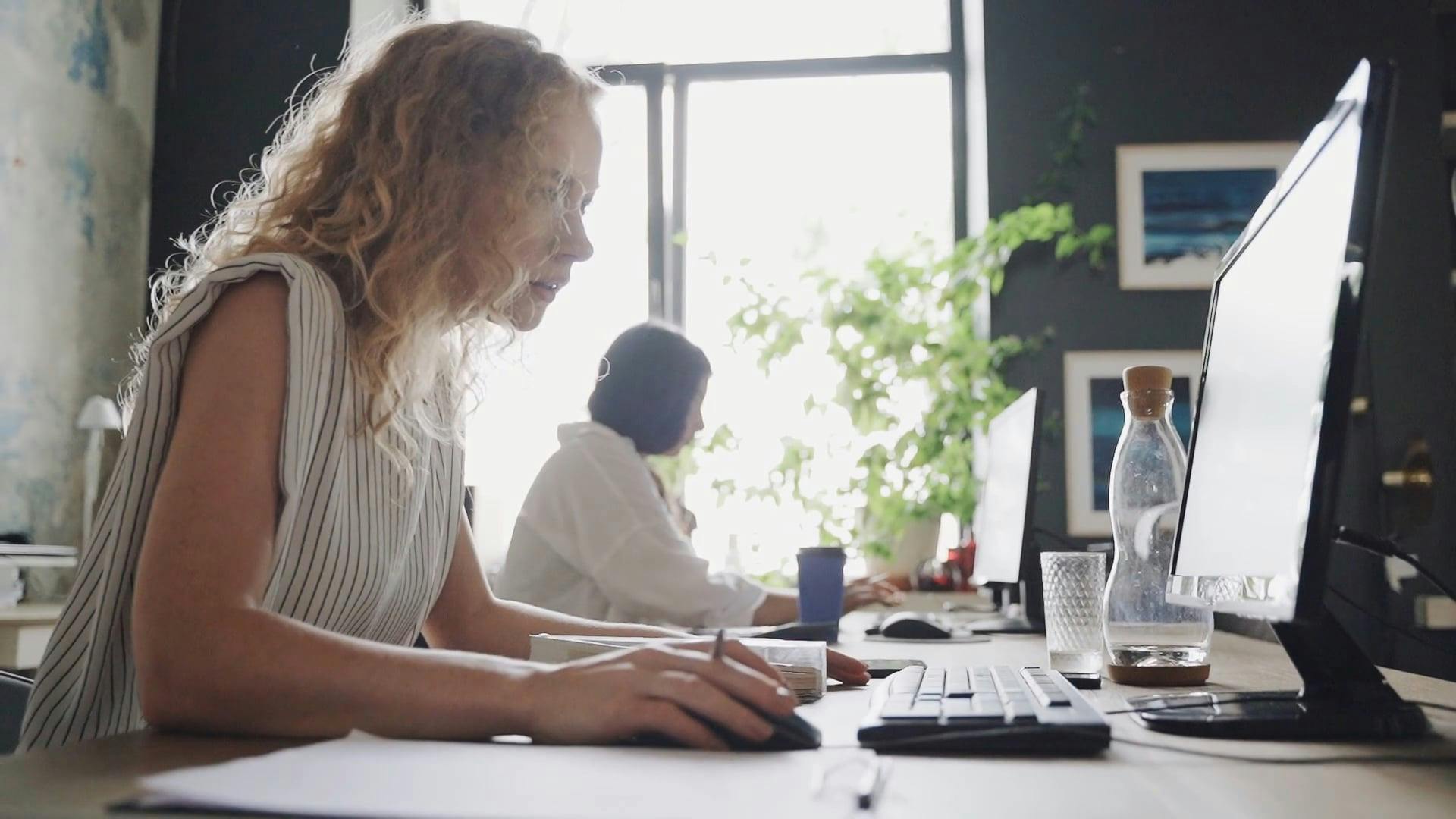 Real Estate And Computer Videos, Download The BEST Free 4k Stock Video ...