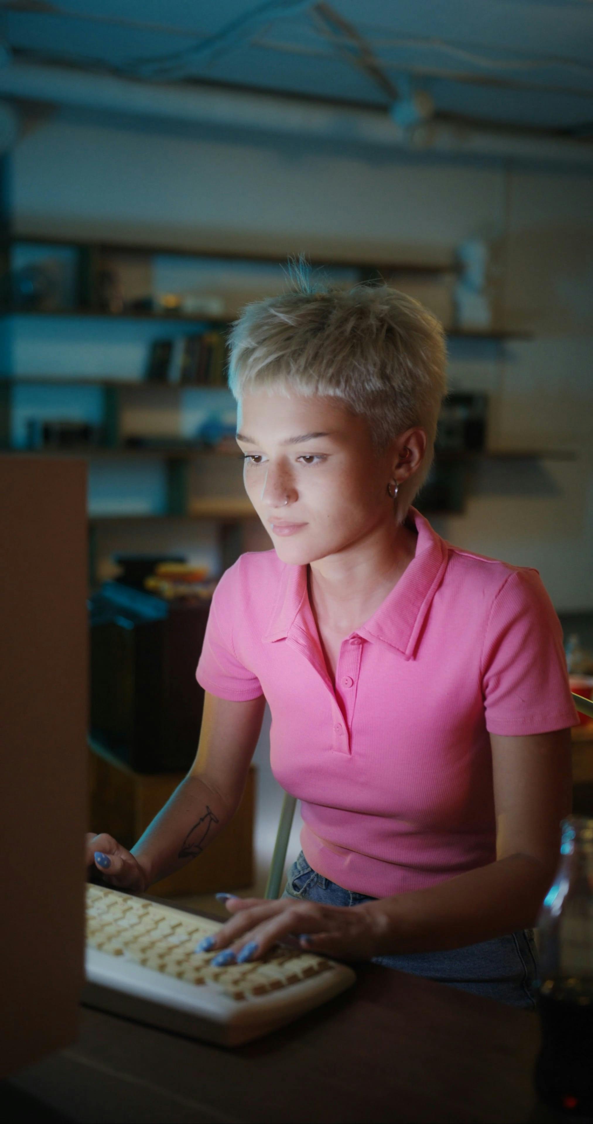 Computer Short Videoes Videos, Download The BEST Free 4k Stock Video ...