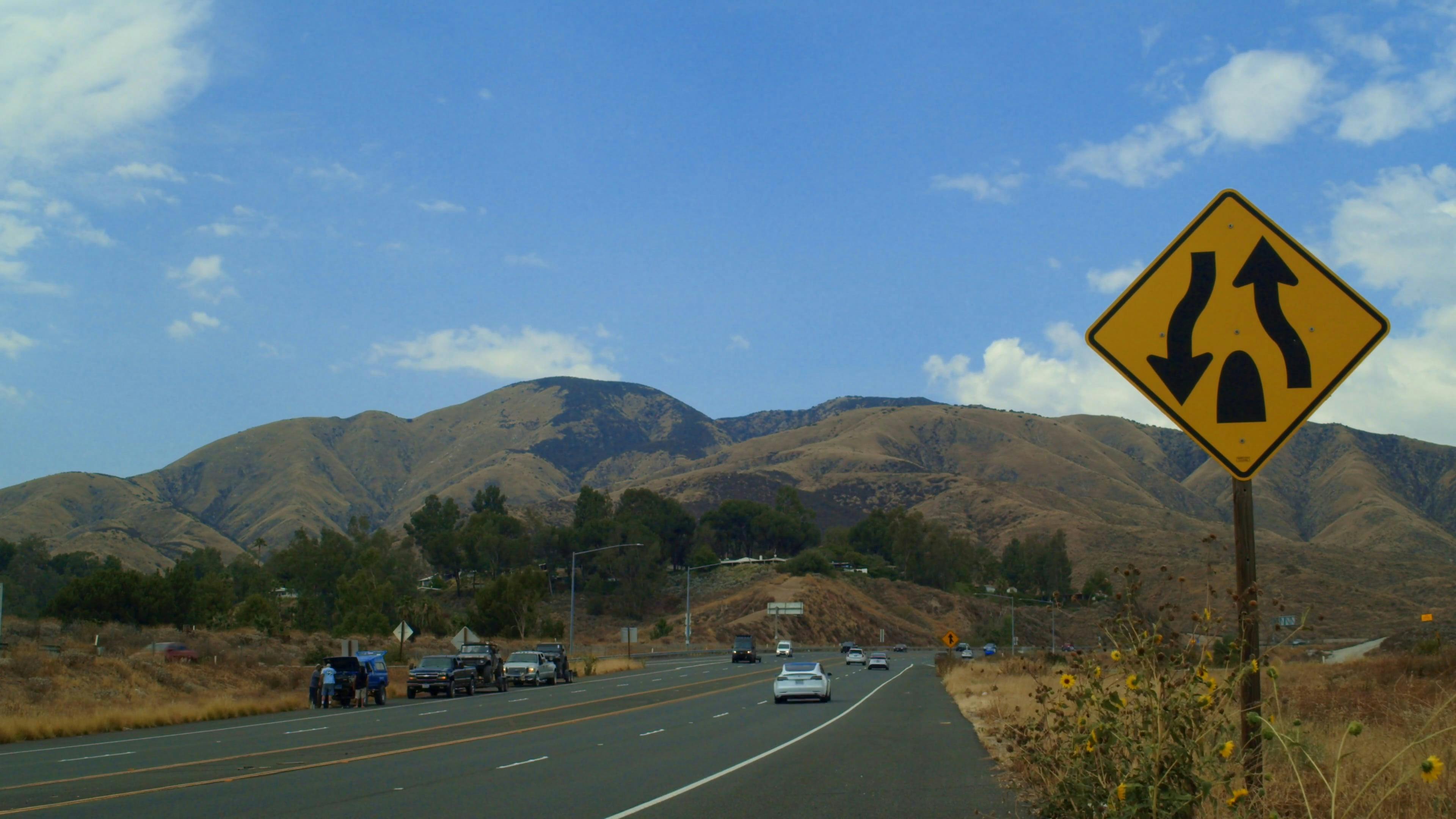 Road Merge Sign Videos, Download The BEST Free 4k Stock Video Footage ...